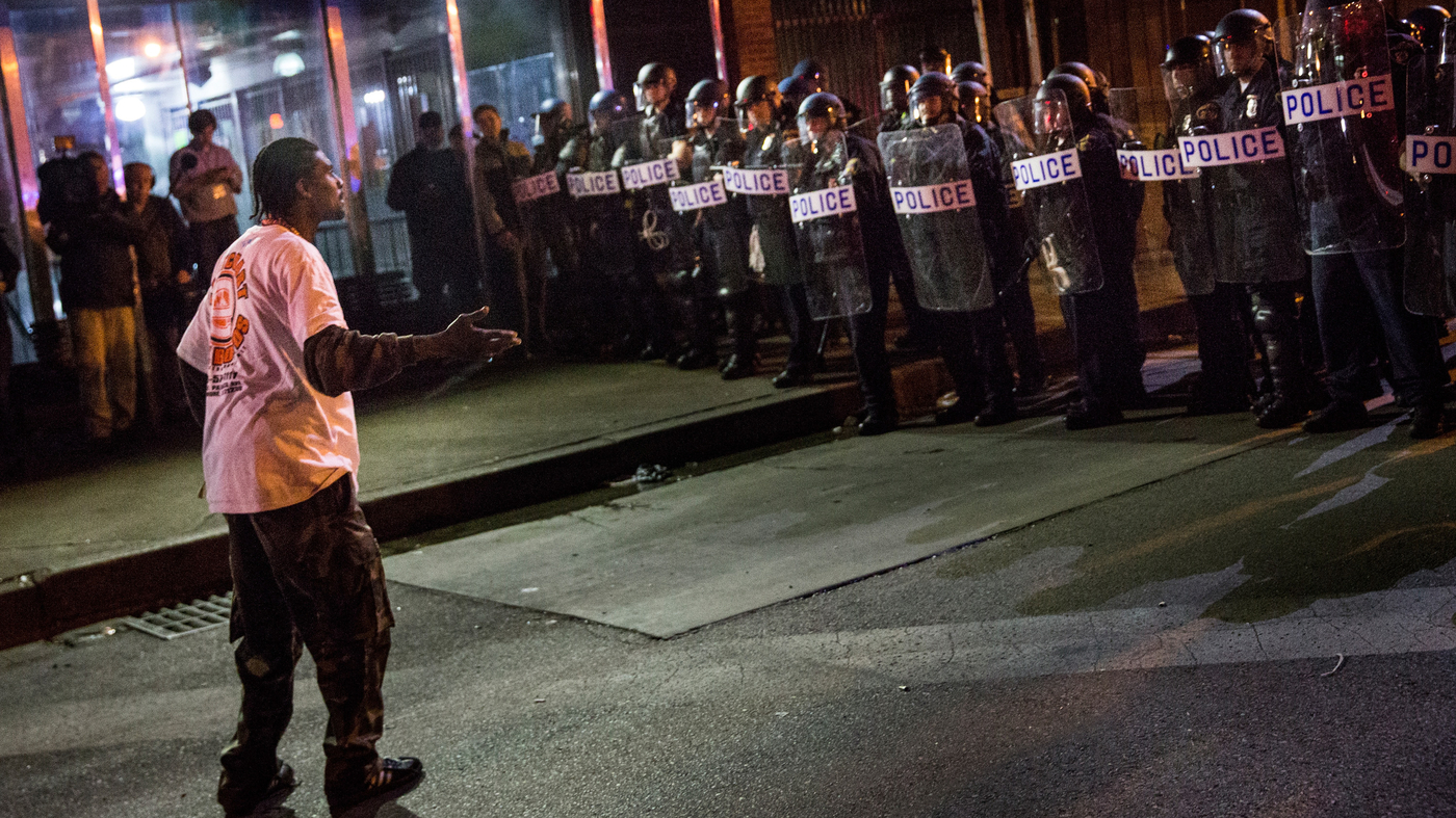 Charges Against 6 Officers In Freddie Gray's Death Range From Murder To ...