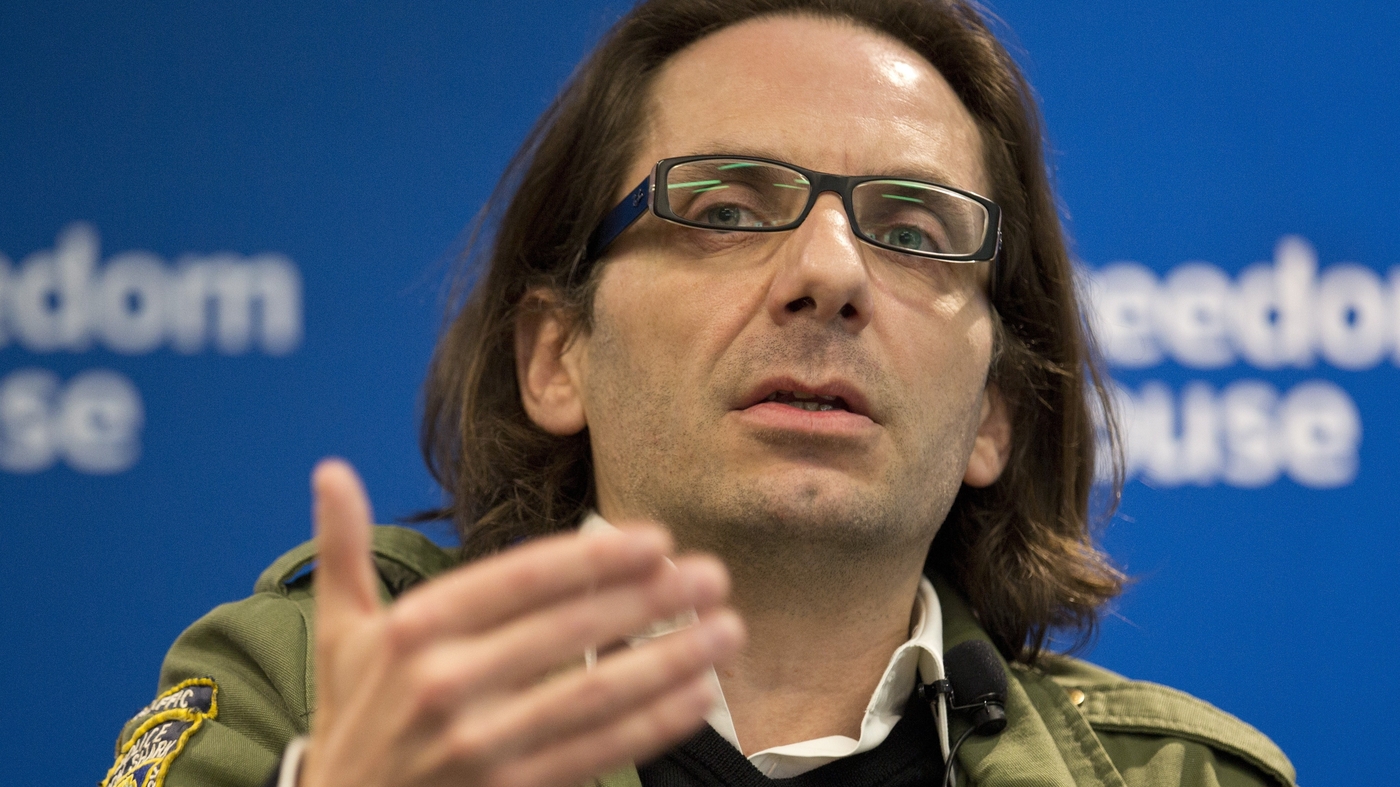 'Charlie Hebdo' Staffer Pushes Back Against Writers' Opposition To ...