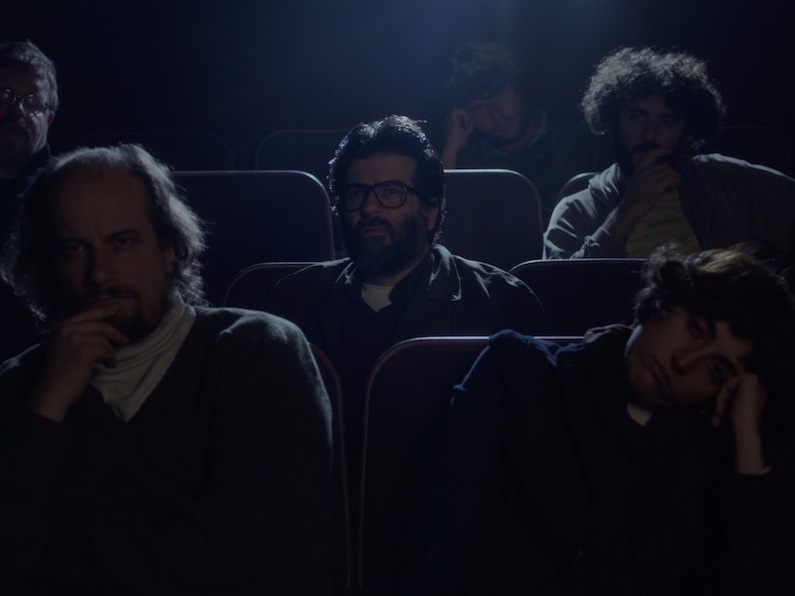 A Film Critic Gets Meta (As Does Ours) In 'The Film Critic (El Crítico ...