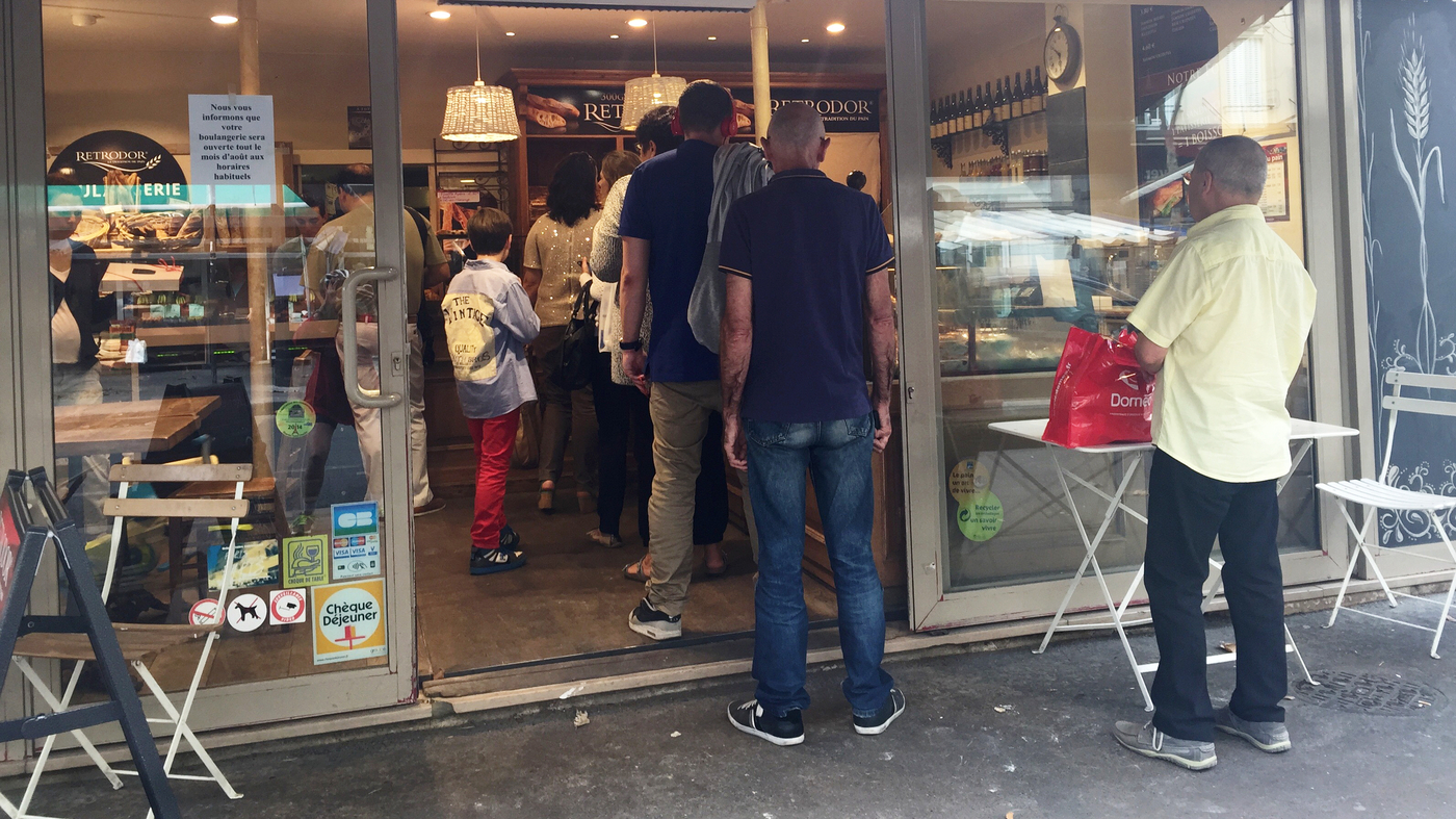Parisians On Hunt For Baguettes As Bakers Get Nod To Take Vacation ...