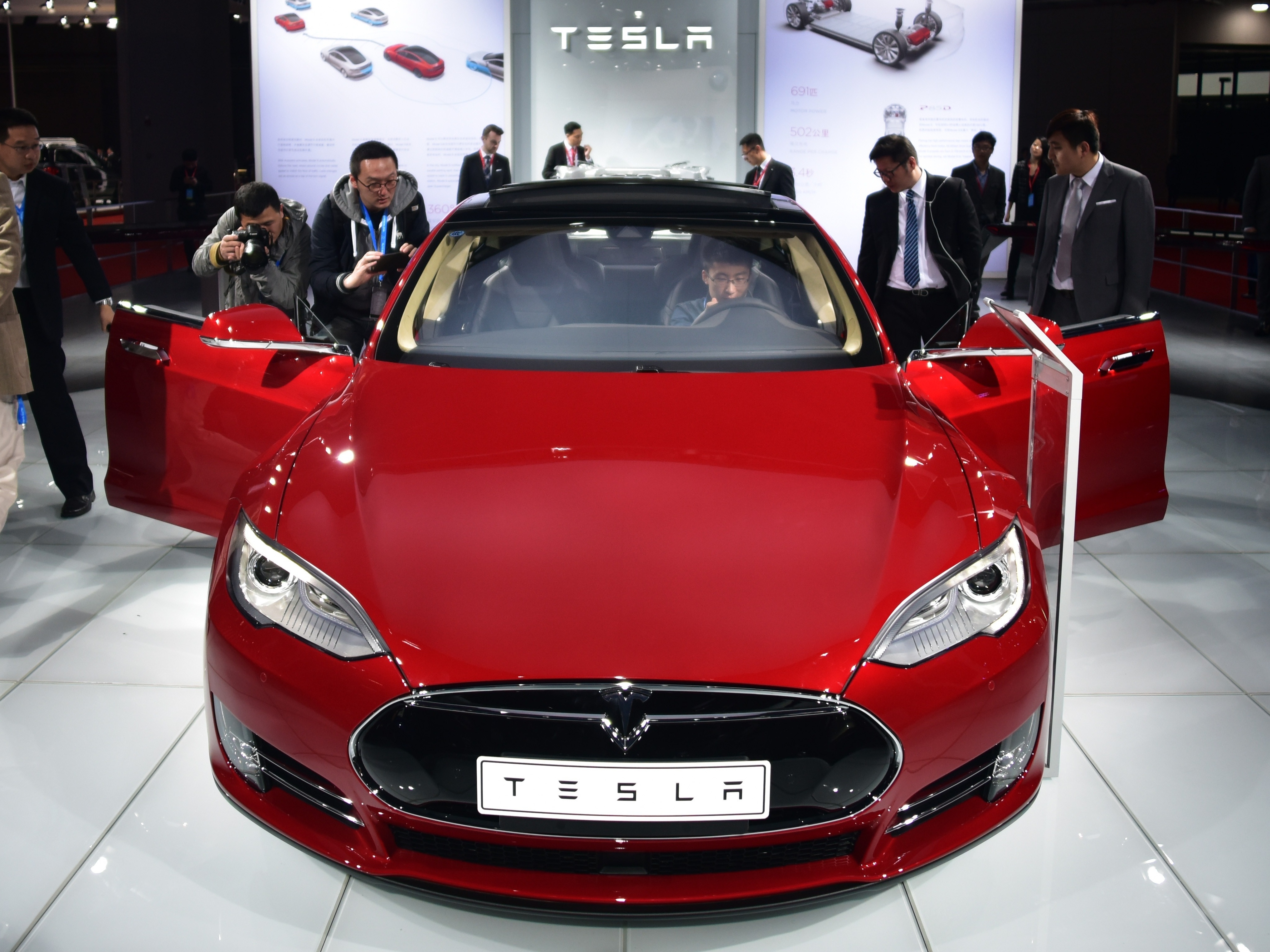 New Tesla Breaks Consumer Reports' Ratings Scale, Bolsters Company's ...