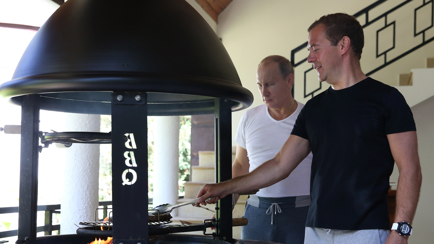 Just 2 Russian Bros Working Out, Grilling Steak, Drinking Tea ...