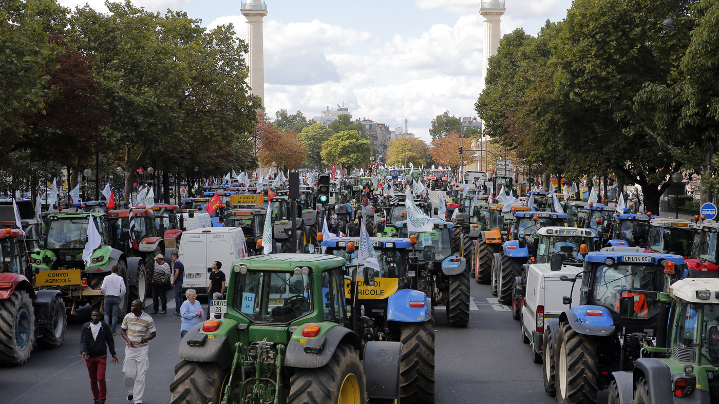Farmers Stage Massive Tractor Protest In Paris : The Two-Way : NPR