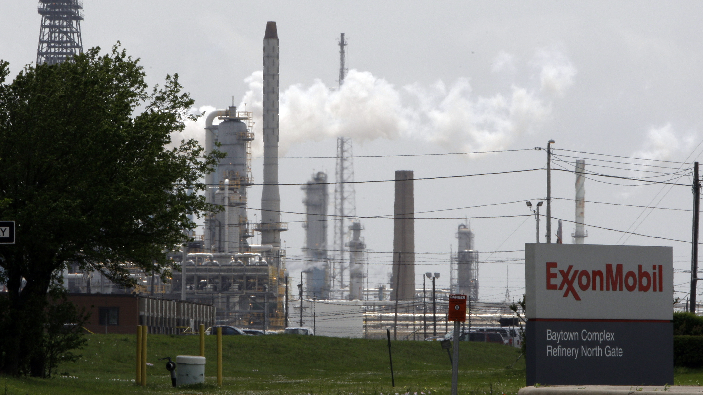 A Missing Report On Exxon Mobil And Climate Change : NPR Public Editor ...