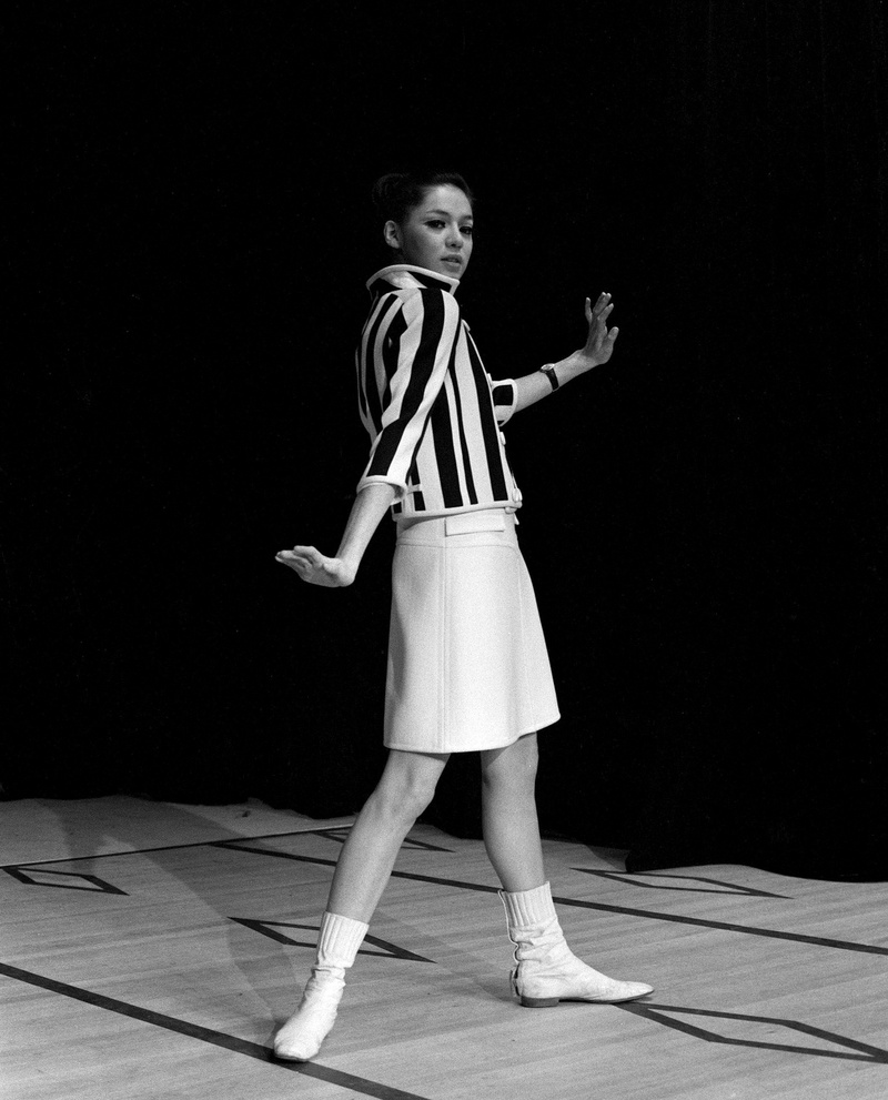 Designer André Courrèges, Master Of Miniskirts And Go-Go Boots, Dies ...