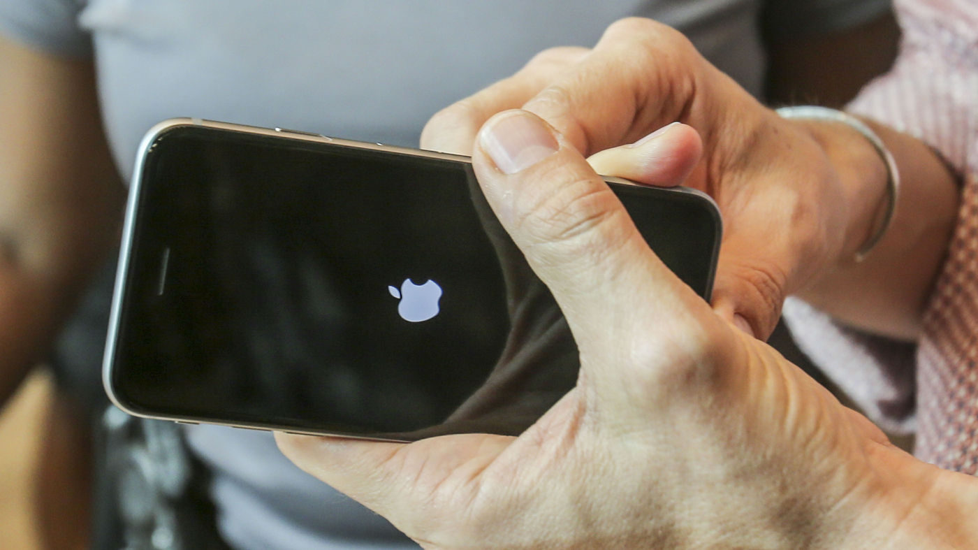 Apple On FBI iPhone Request: 'The Founders Would Be Appalled' : The Two ...