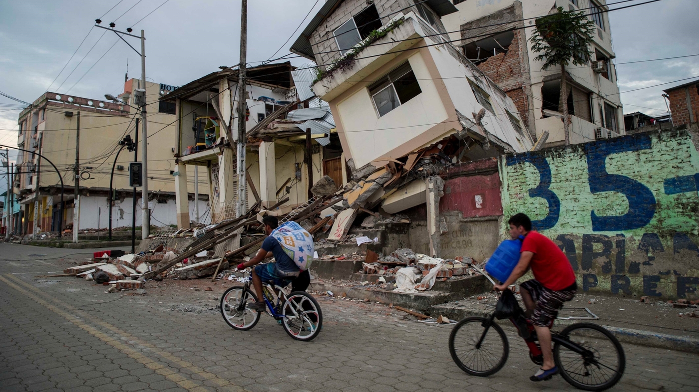 In Ecuador, Rescue Crews Face Ticking Clock In Quest To Find Earthquake ...