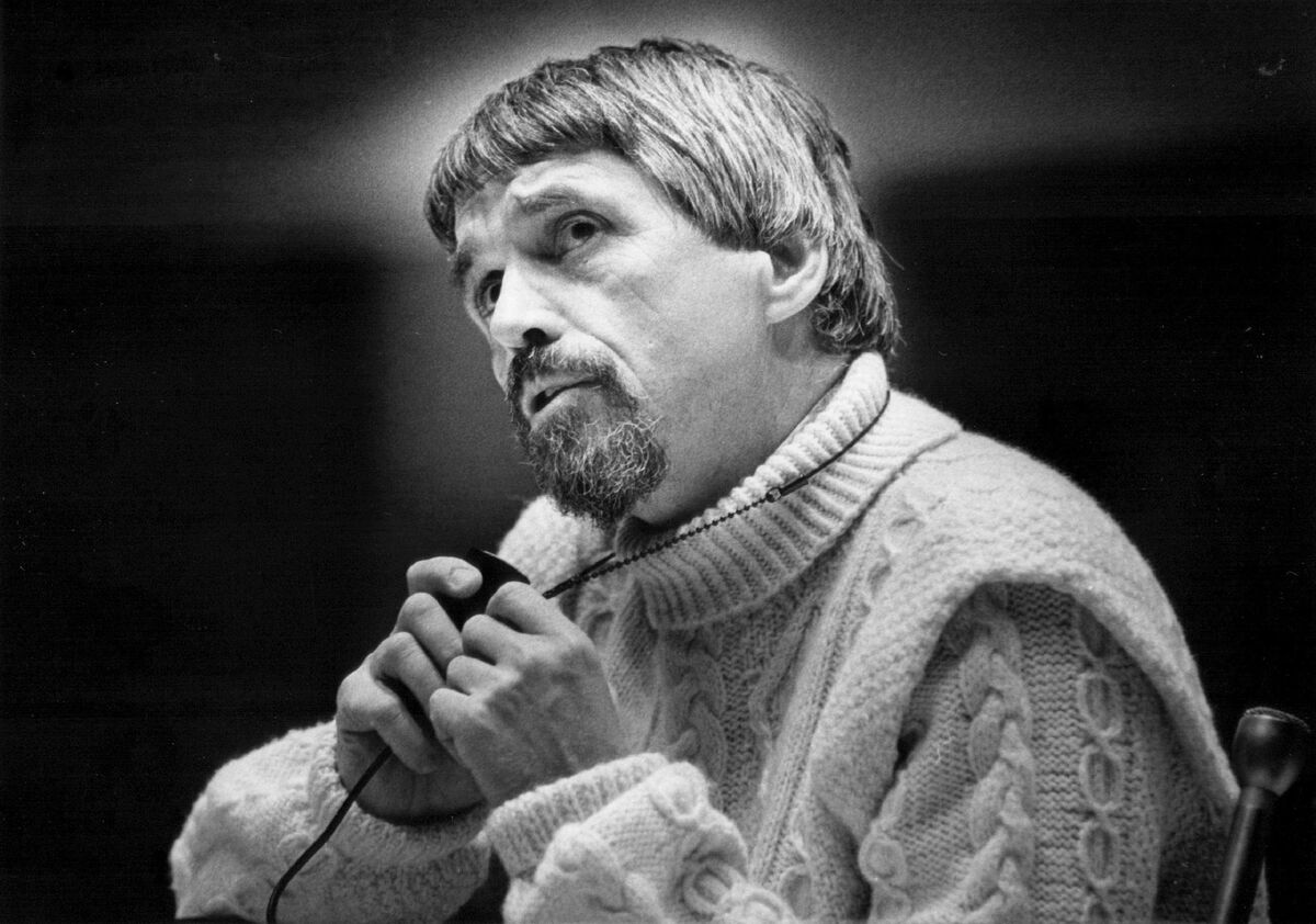 Daniel Berrigan, Activist Jesuit Priest Who Opposed Vietnam War, Dies ...