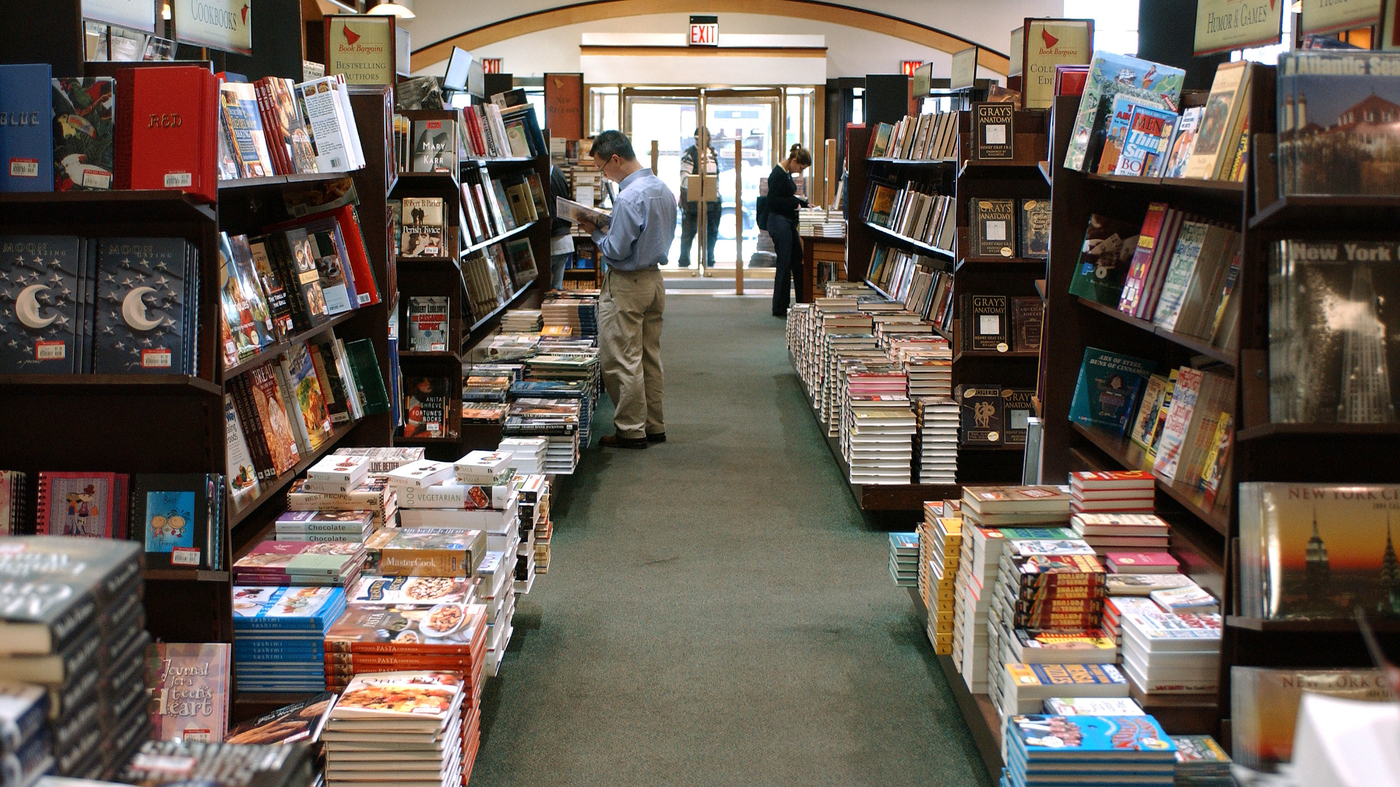 Barnes & Noble Founder Retires, Leaving His Imprint On Bookstore's ...