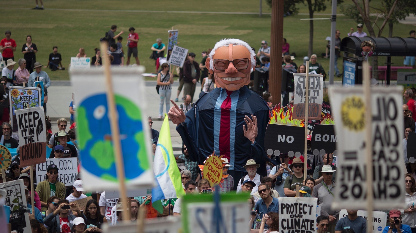 PHOTOS: Protesters Around The World Target Fossil Fuel Industry : The ...
