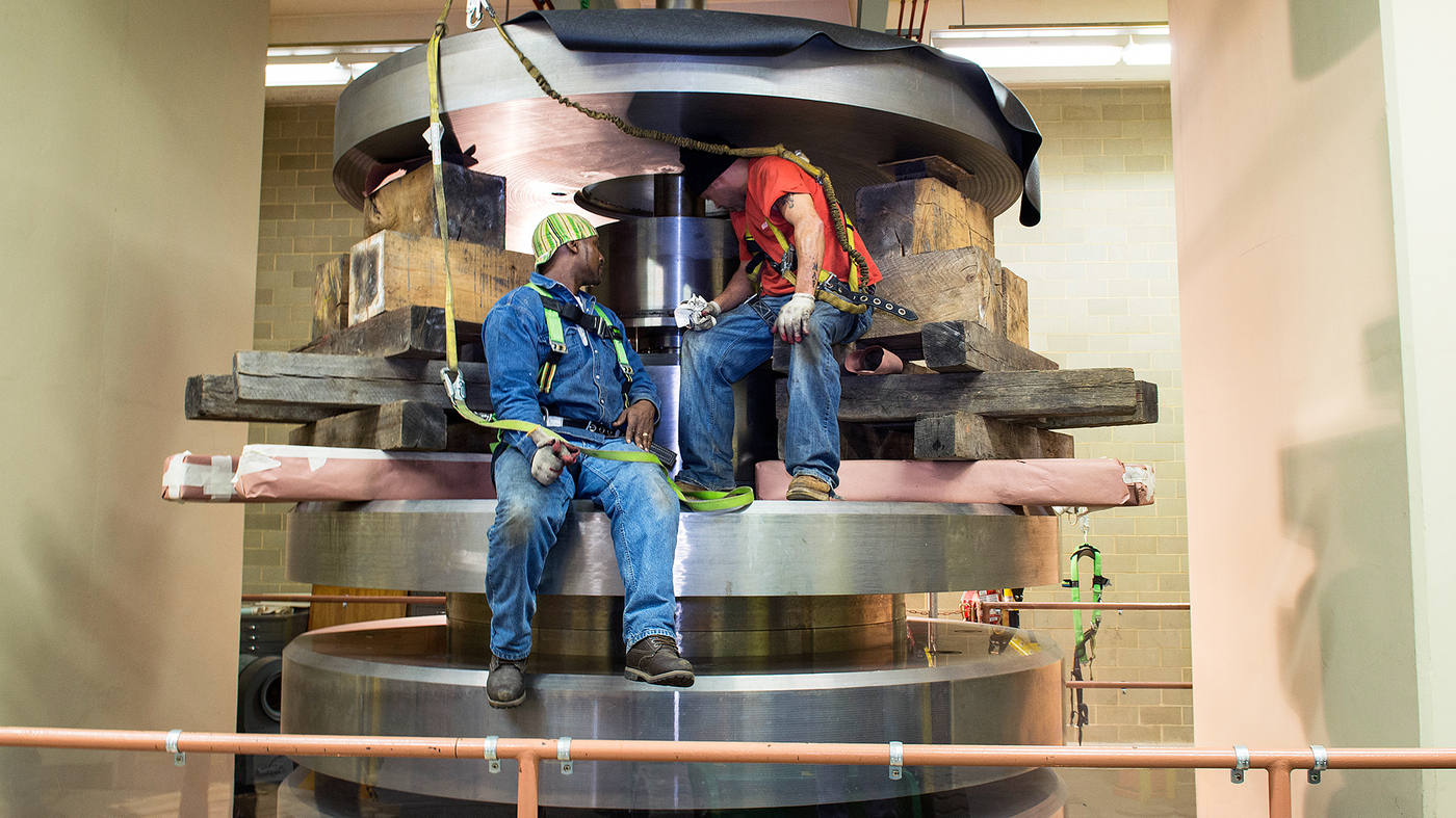 How Do You Lift A Million Pounds Of Stainless Steel? Very Carefully ...