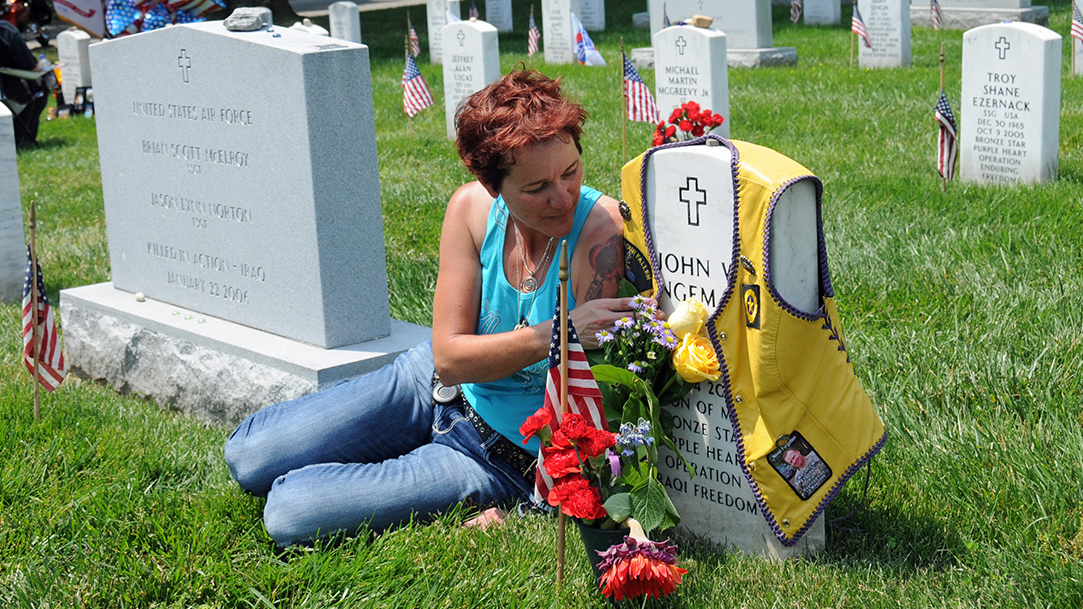 Army Love: A Fallen Soldier's Widow Tells Their Daughter How It All ...