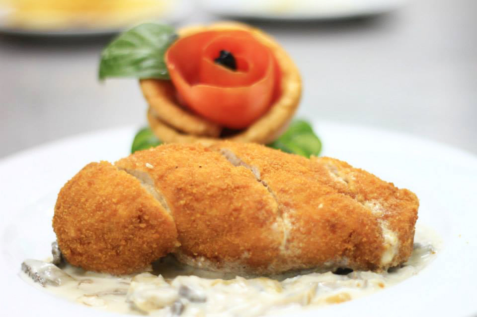 At The 'Only Place That's Fancy' In Gaza City, A Ramadan Iftar In The ...