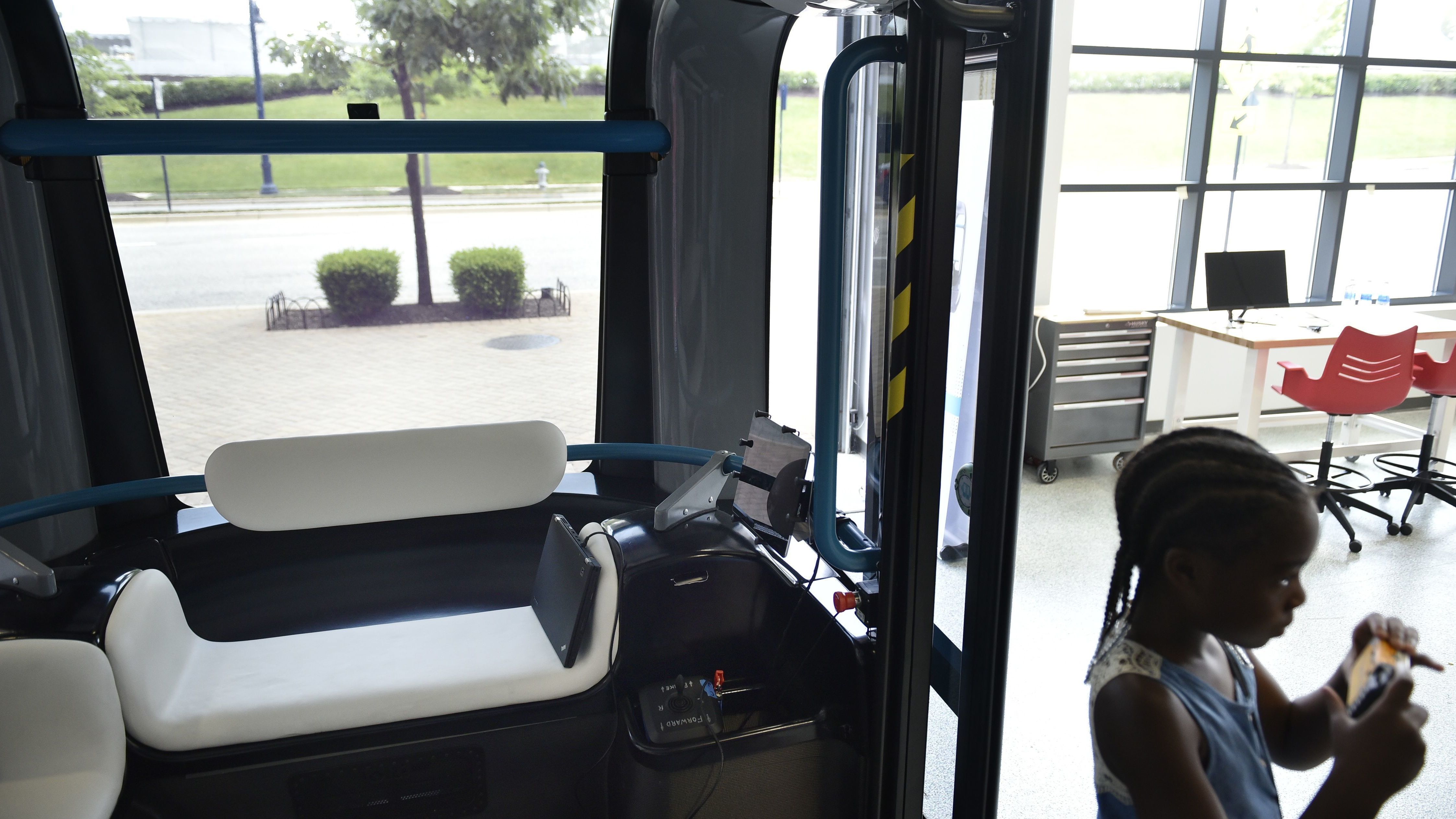 A 24-Year-Old Designed A Self-Driving Minibus; Car Maker Local Motors ...