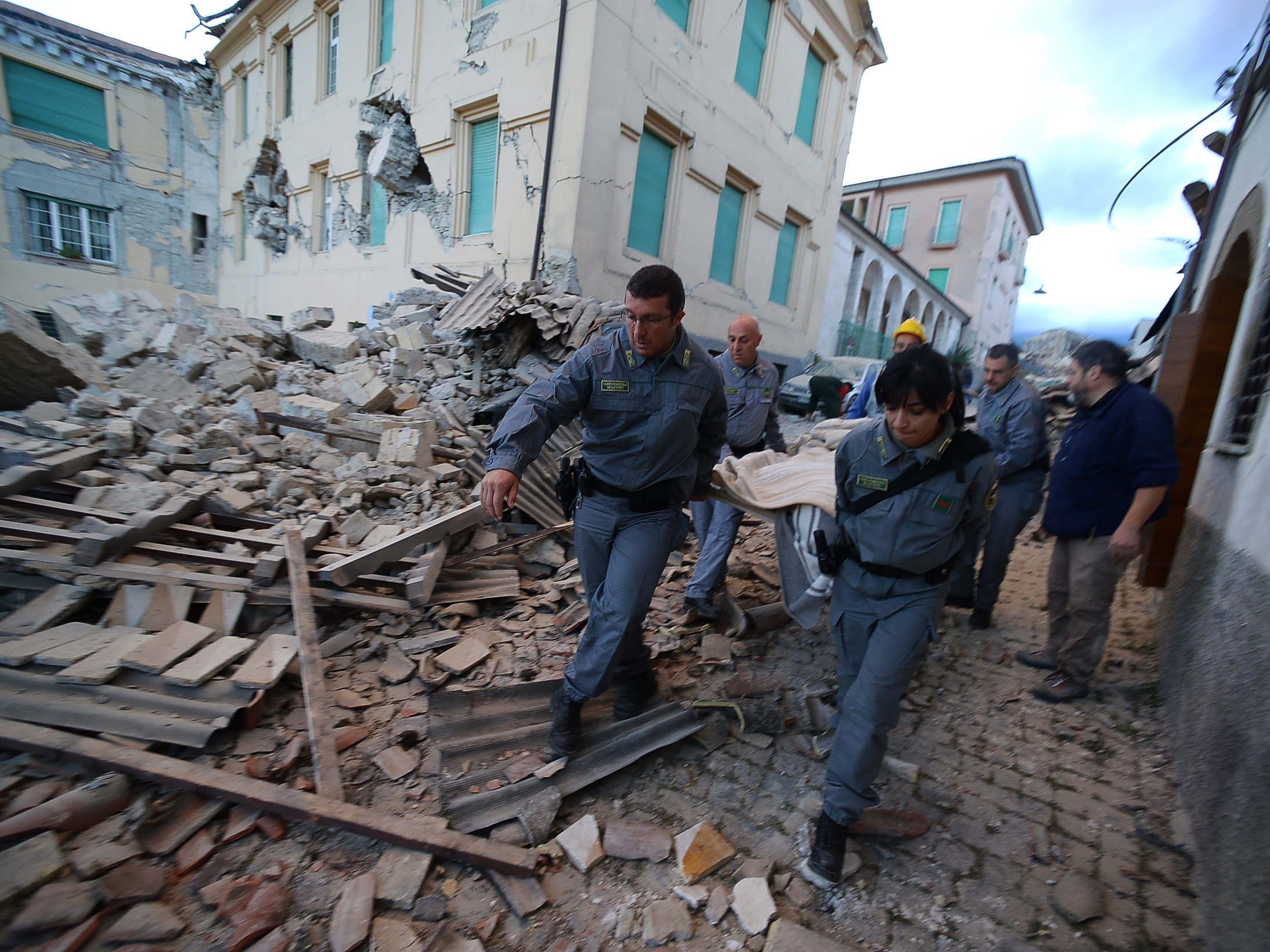 Magnitude 6.2 Earthquake In Central Italy Kills At Least 241 People ...