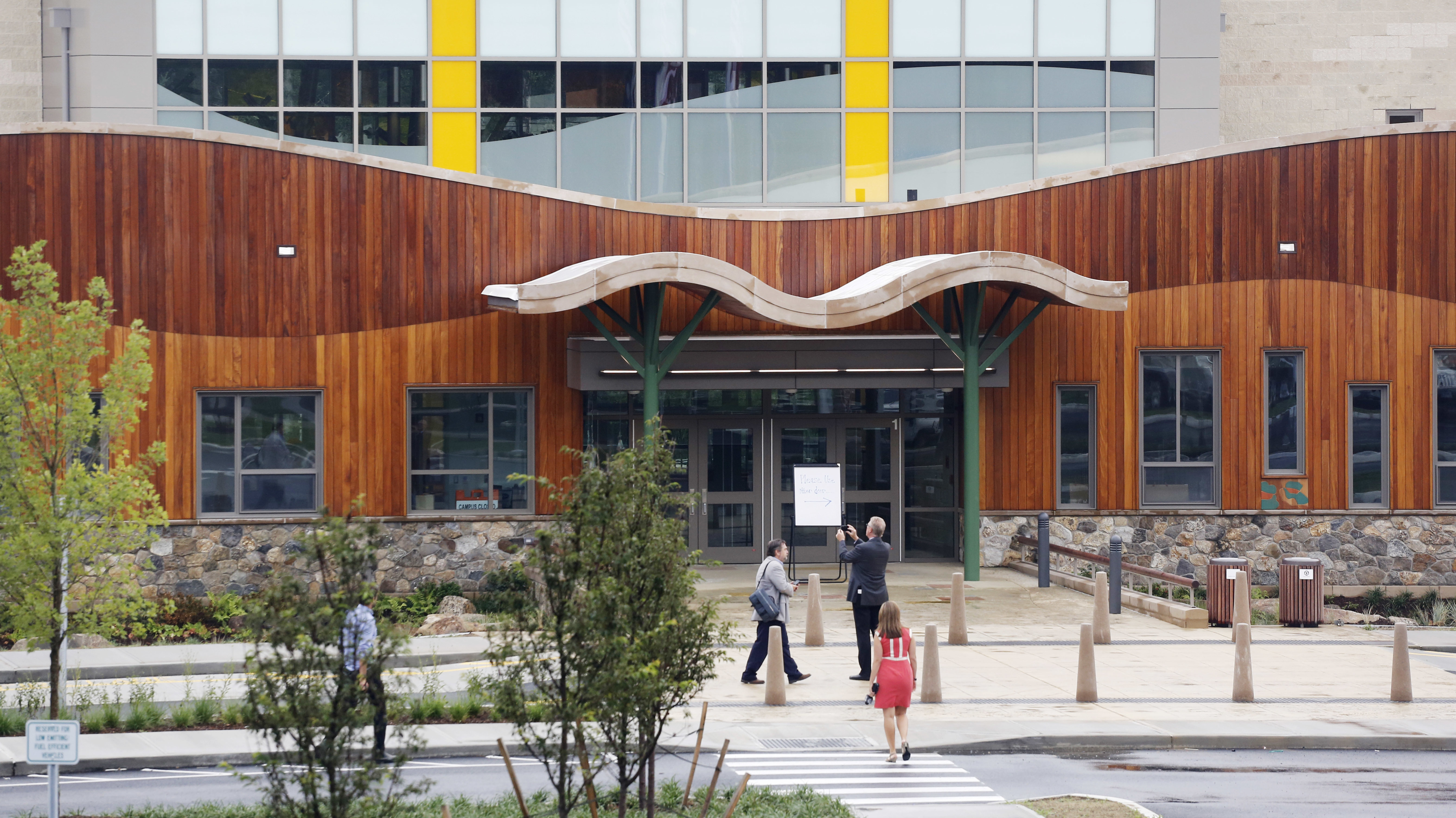 4 Years After Tragedy, A New Sandy Hook Elementary Prepares To Open Its ...