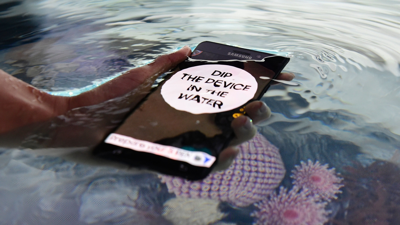 Samsung Recalls Galaxy Note 7 Over Exploding, Burning Batteries : The ...