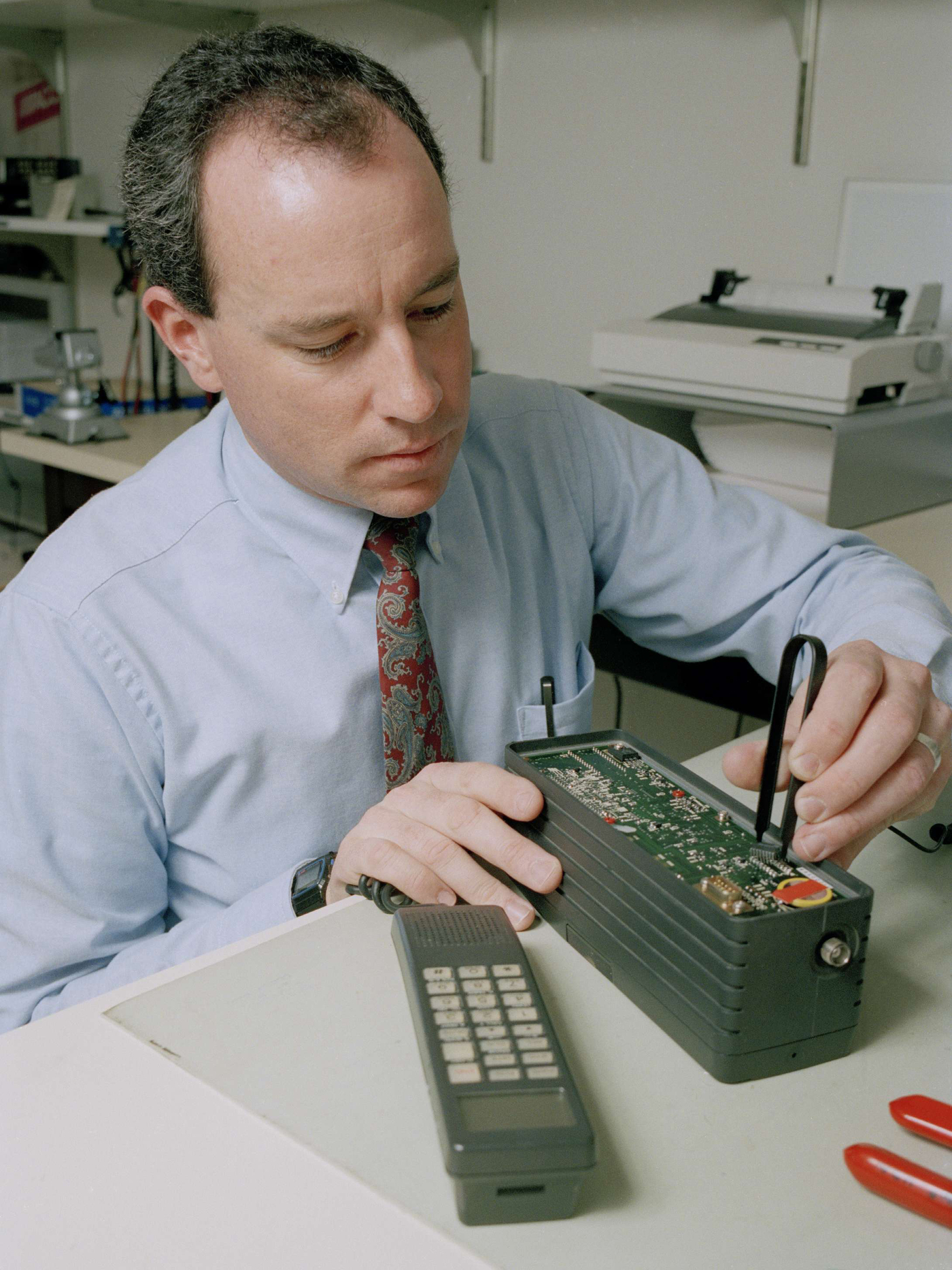 When Phones Went Mobile: Revisiting NPR's 1983 Story On 'Cellular ...