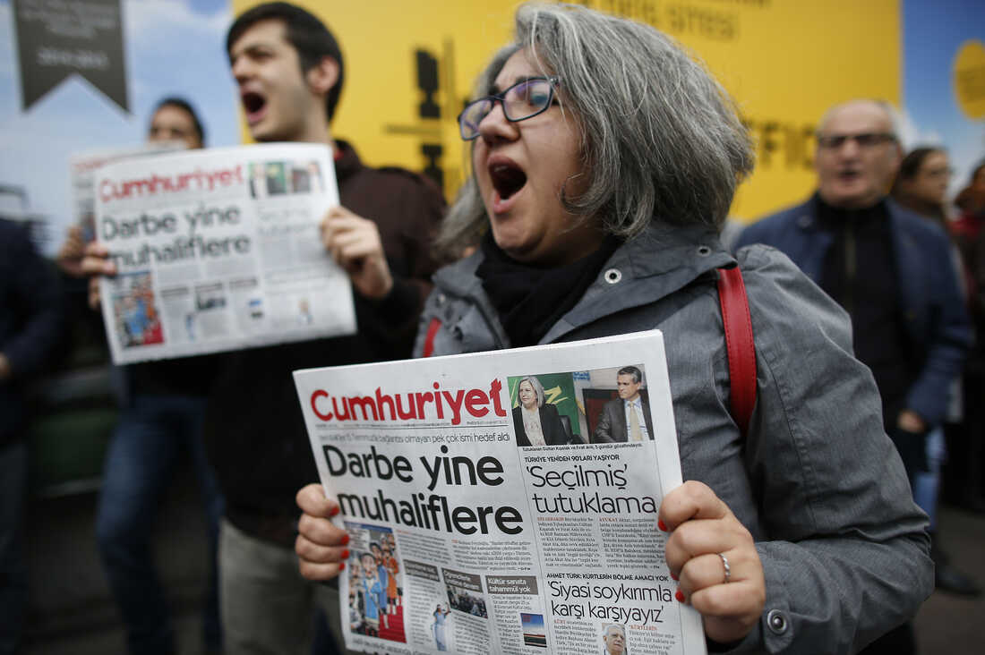 Turkey Detains Journalists From The Country's Top Opposition Newspaper ...