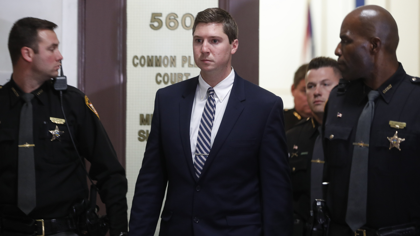 Mistrial: Cincinnati Jury Deadlocks Over Police Officer's Killing Of ...