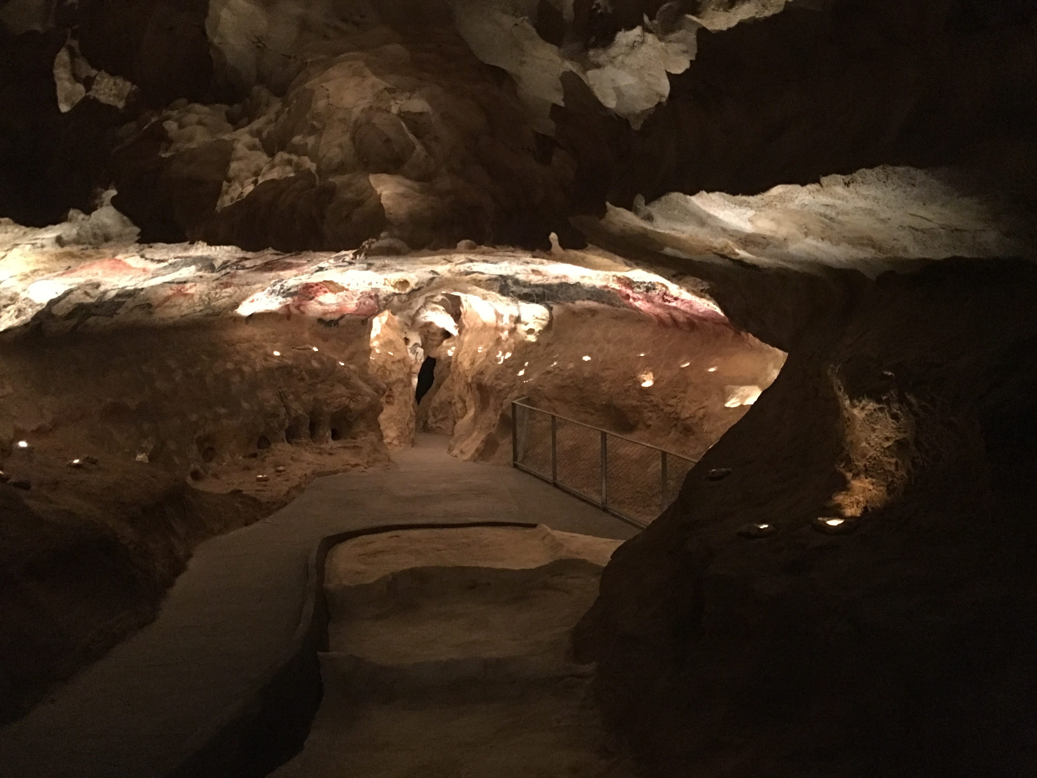 Next To The Original, France Replicates Prehistoric Cave Paintings ...