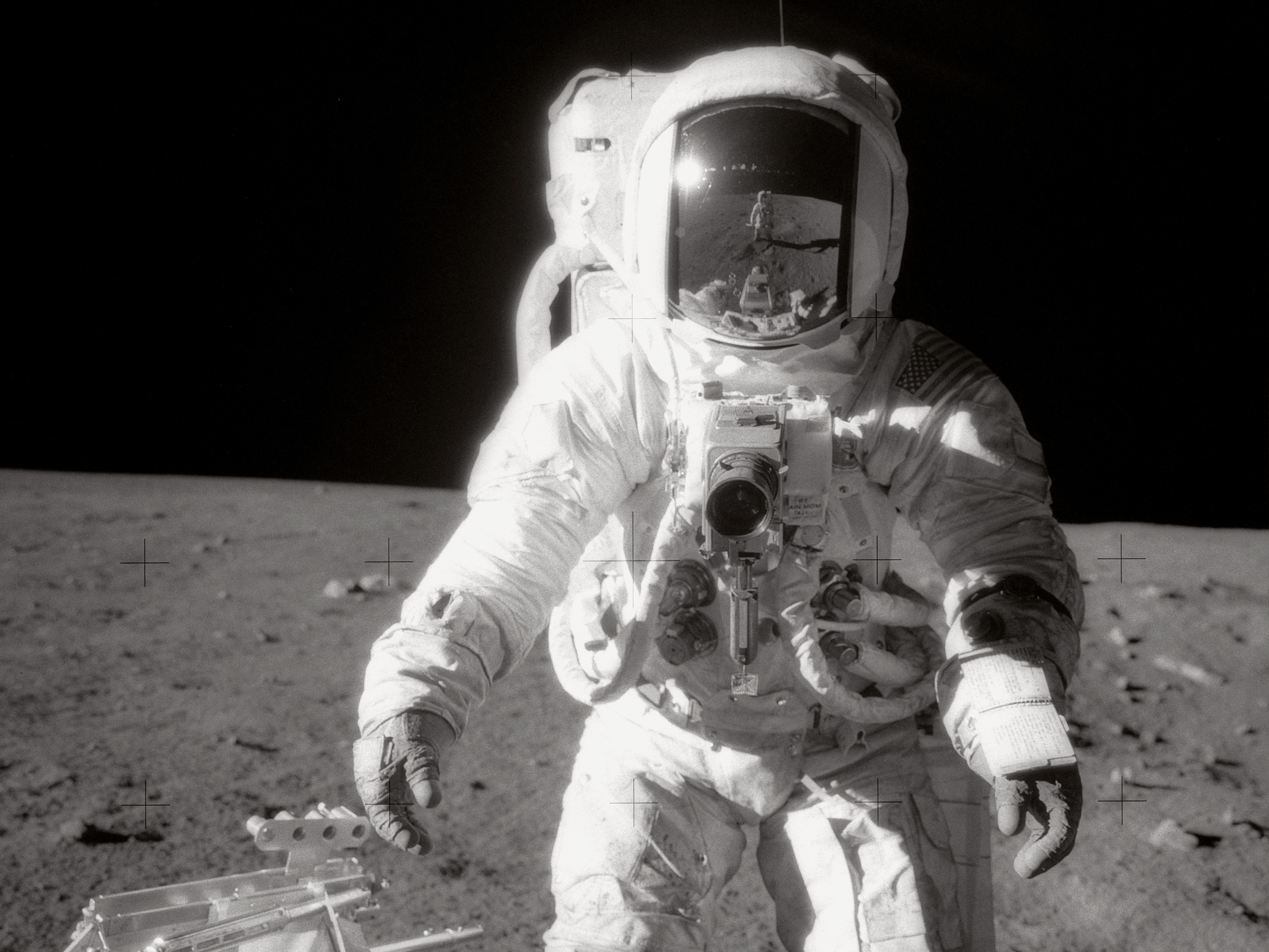 Alan Bean, Apollo 12 Astronaut Who Walked On The Moon, Dies At 86 | NPR ...