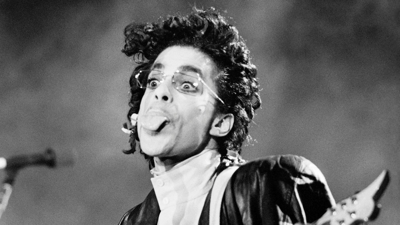 Prince's Warner Bros. Catalog Heading To Streaming On Grammy Night ...