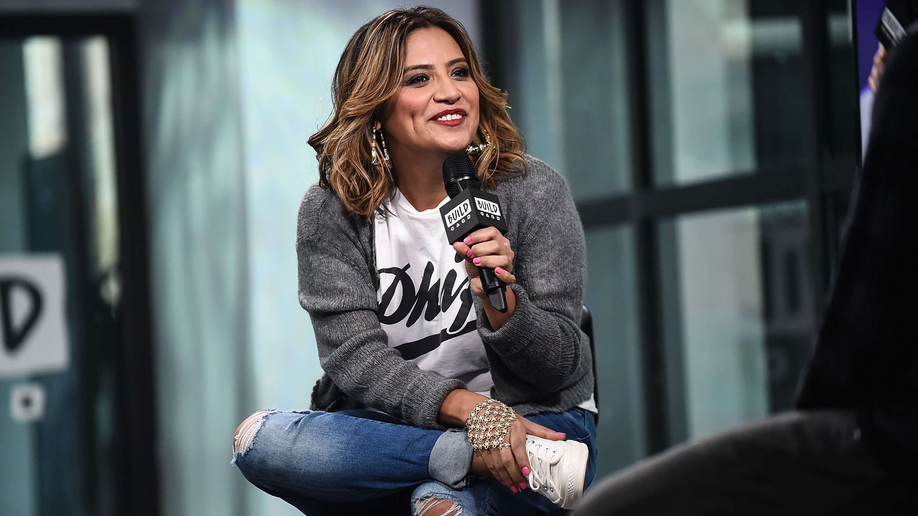 From Mom Jokes To Trump-Era Racism, Cristela Alonzo Aims To Skewer ...