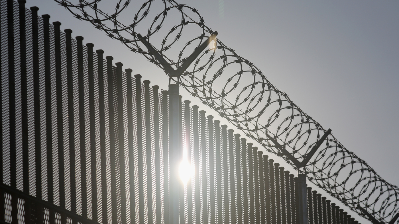 Customs And Border Protection Outlines Border Wall Requirements : The ...