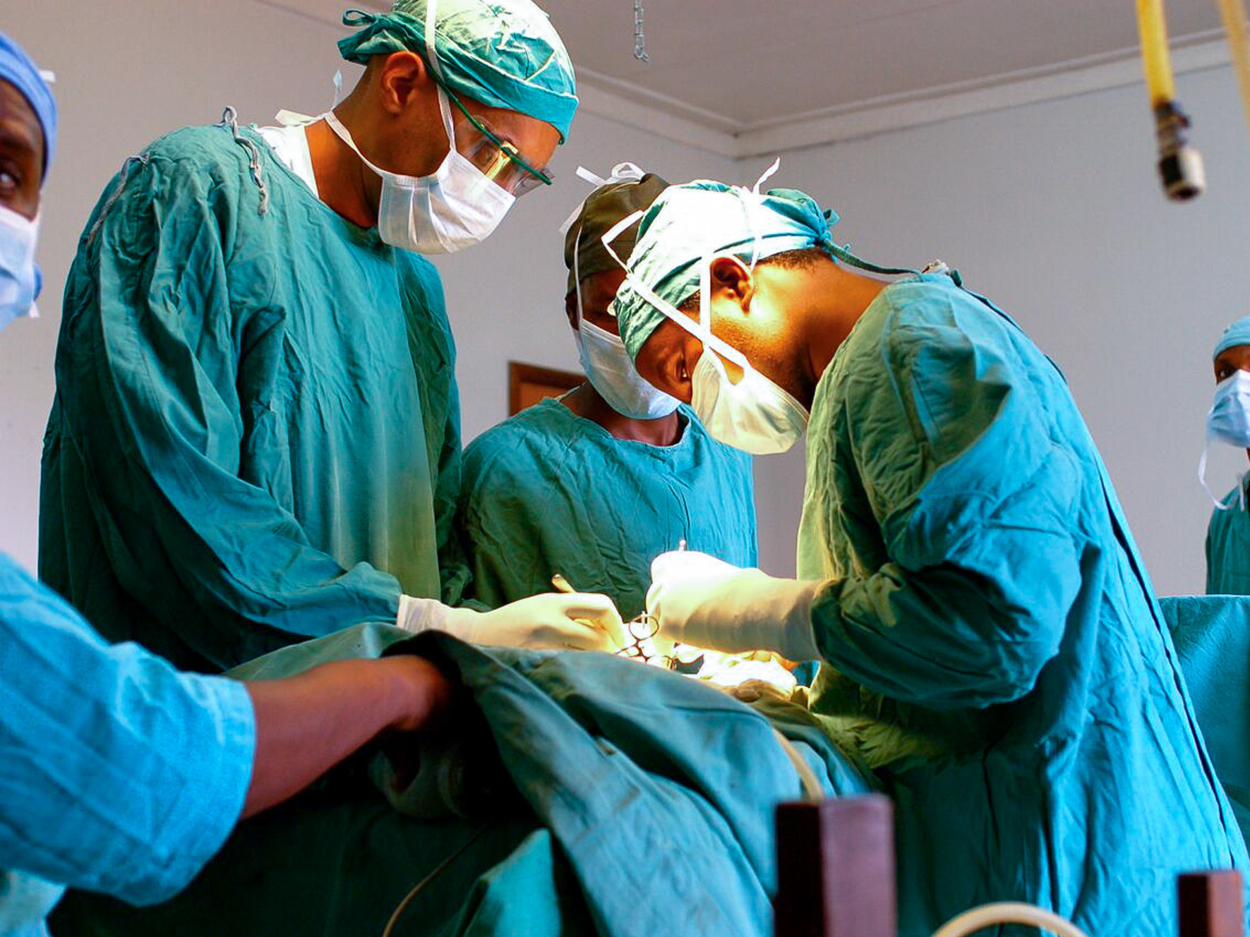 Why A Surgeon Taught A Non-Doctor To Do Brain Surgery - capradio.org