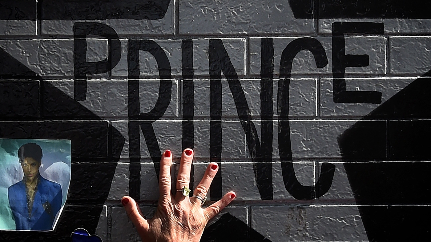 Investigation Into Prince's Death Reveals Pills Were Hidden Throughout ...