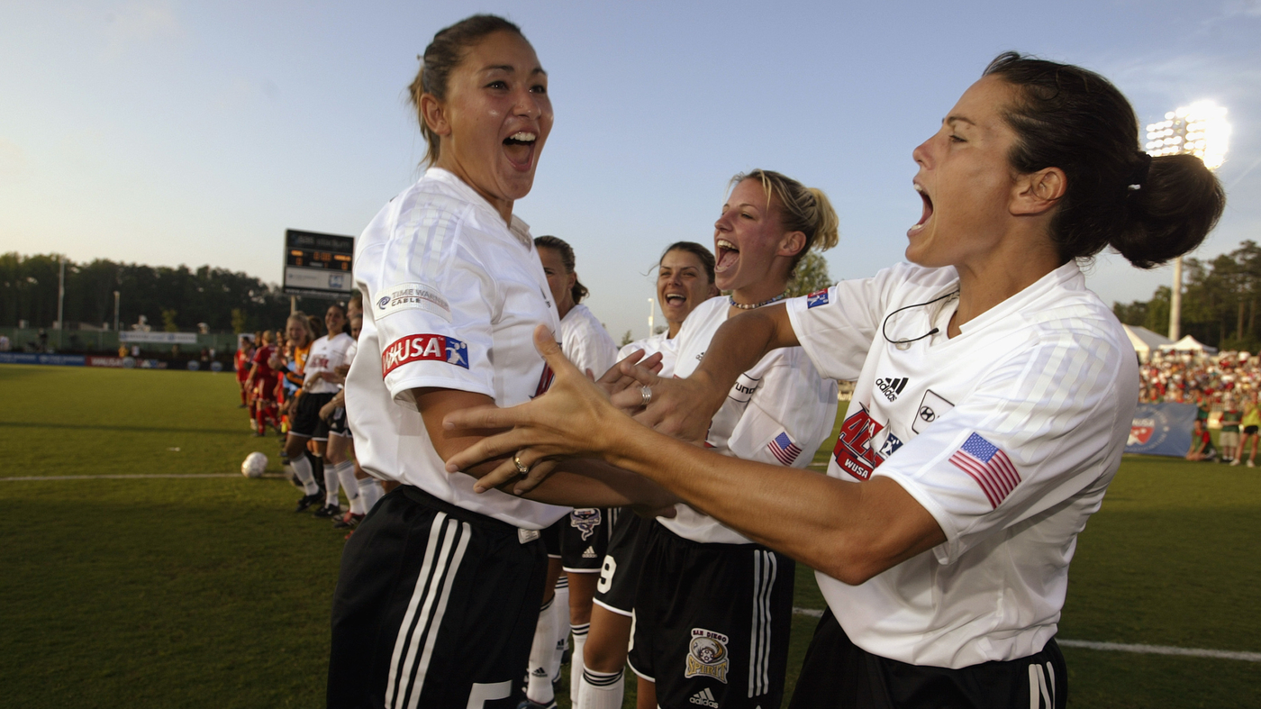U.S. Women's Soccer Team Star Julie Foudy Has A Message To Inspire ...