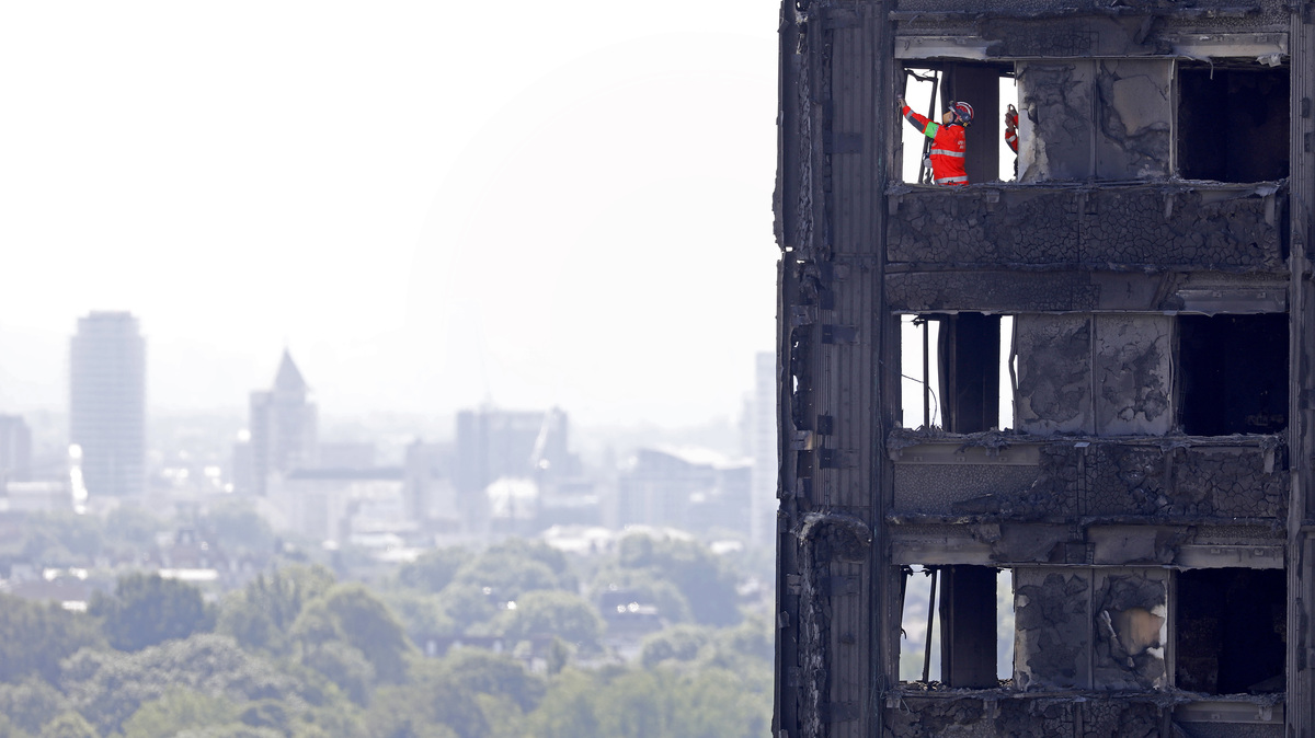 58 People 'Are Missing,' Presumed Dead After Grenfell Tower Blaze In ...