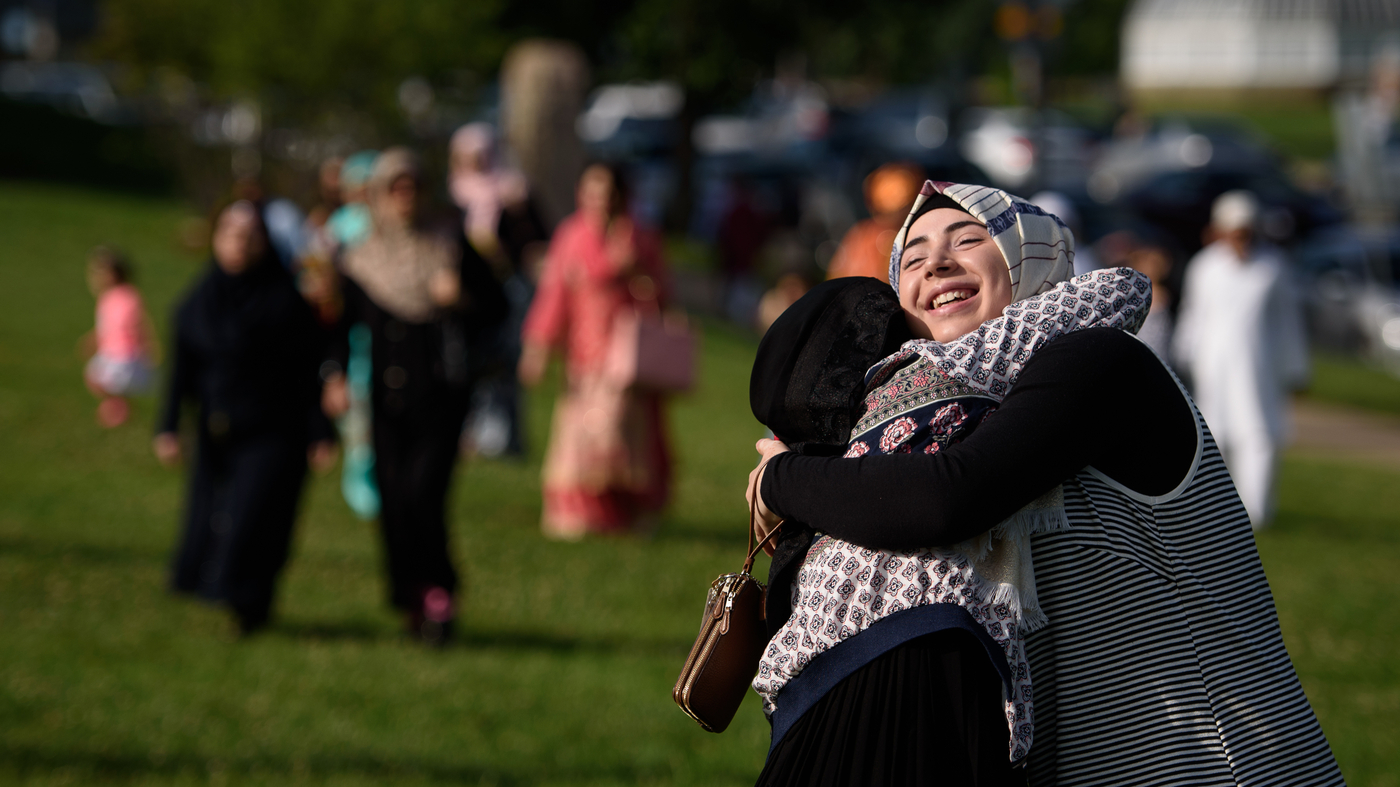PHOTOS: Here's How Muslims Worldwide Are Celebrating Eid al-Fitr, The ...