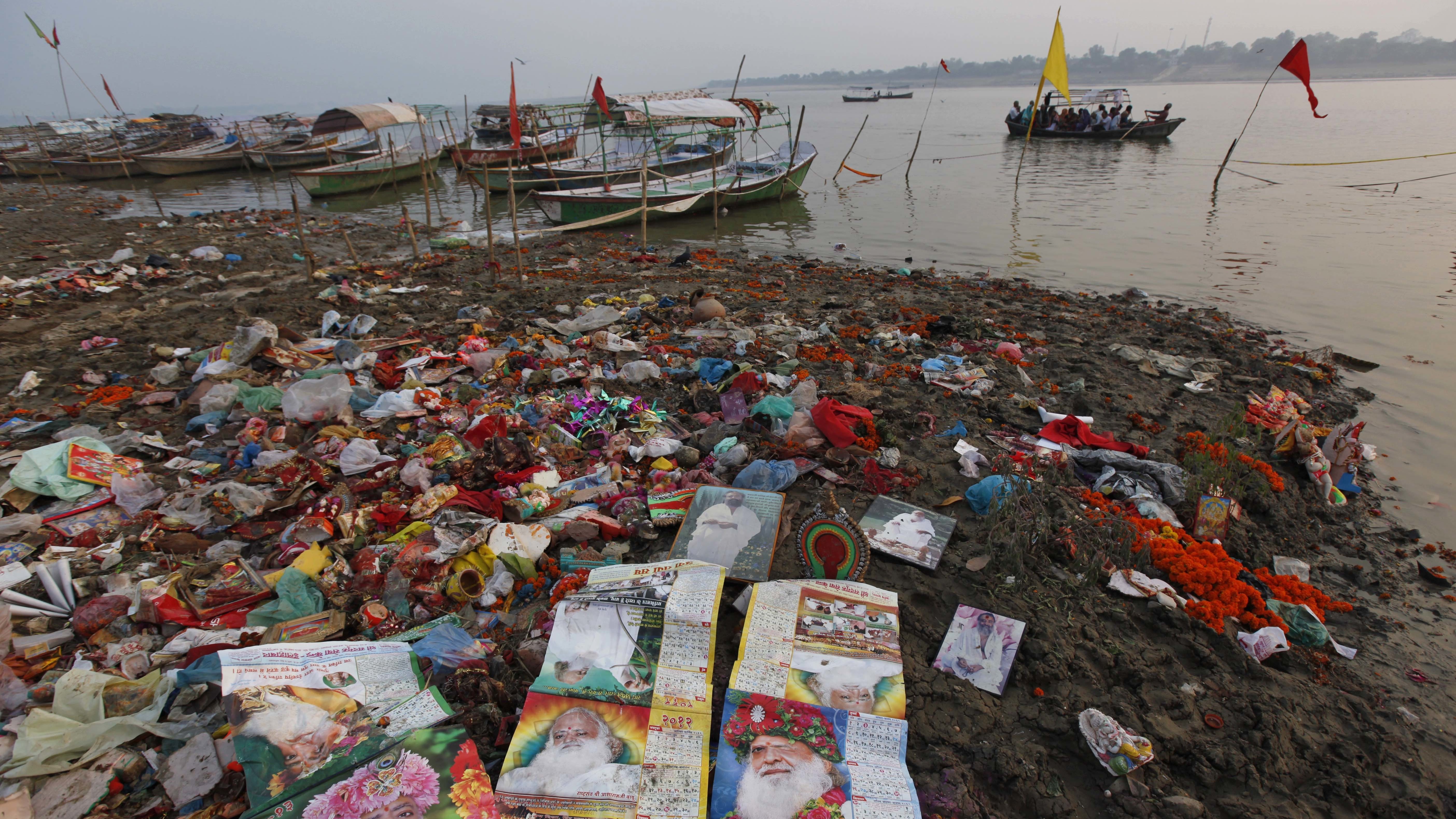 Sewage pollution water in Ganges River, India