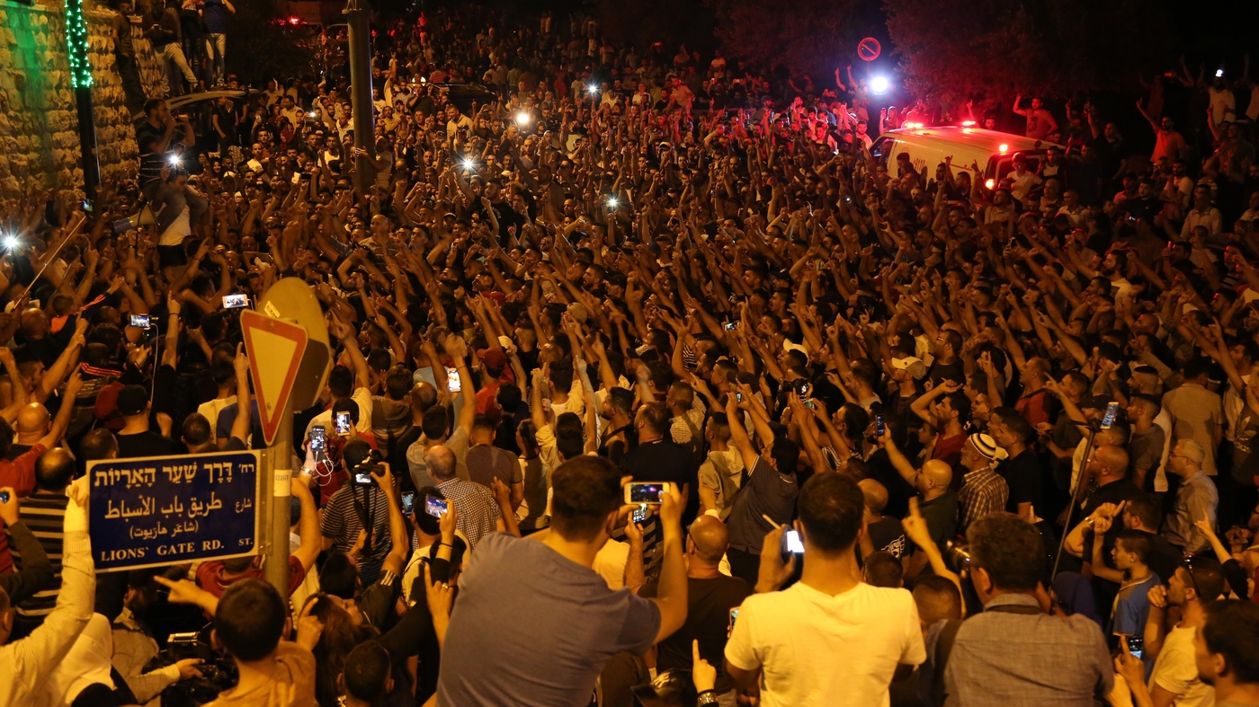 Palestinians Cheer Israel's Removal Of Security Measures At Historic ...