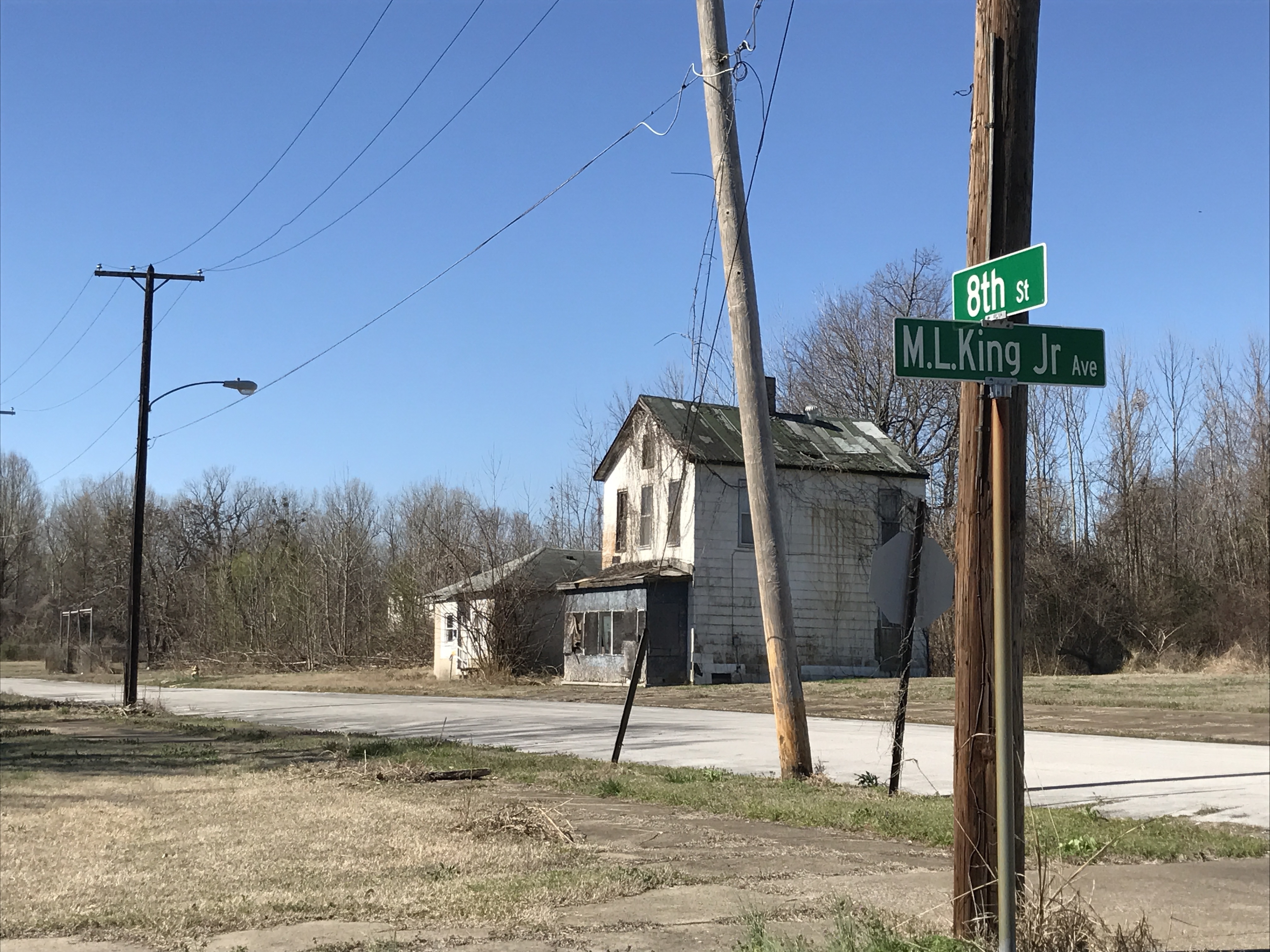 Carson Promises To Help Residents Of Housing Projects His Department Is ...