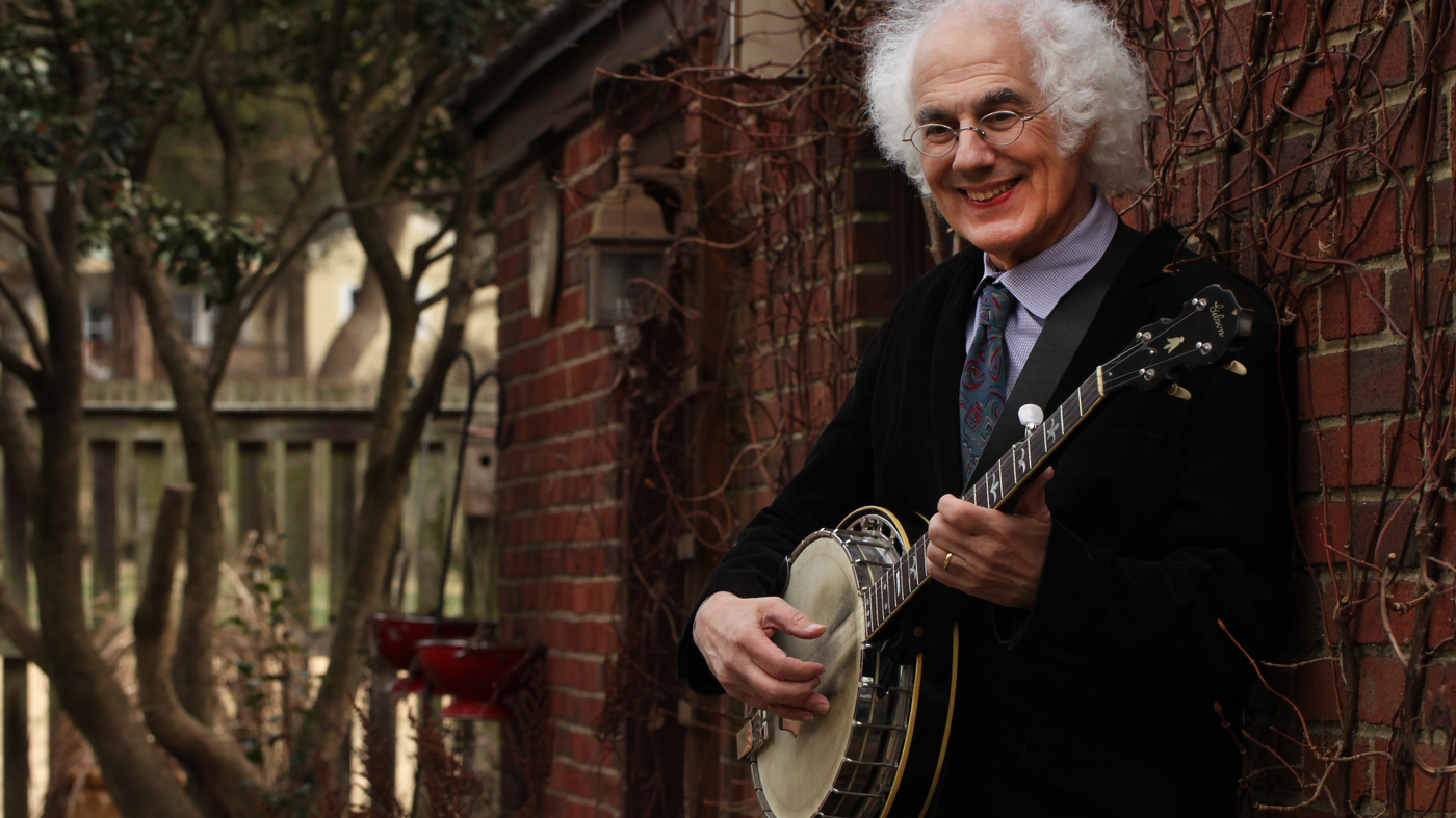 Stephen Wade Goes 'Across The Amerikee' With Historical Banjo And ...