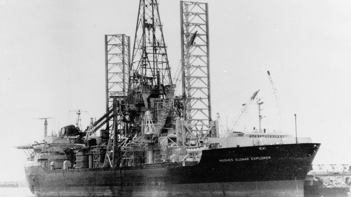 'The Taking Of K-129': How The CIA Stole A Sunken Soviet Sub Off The ...