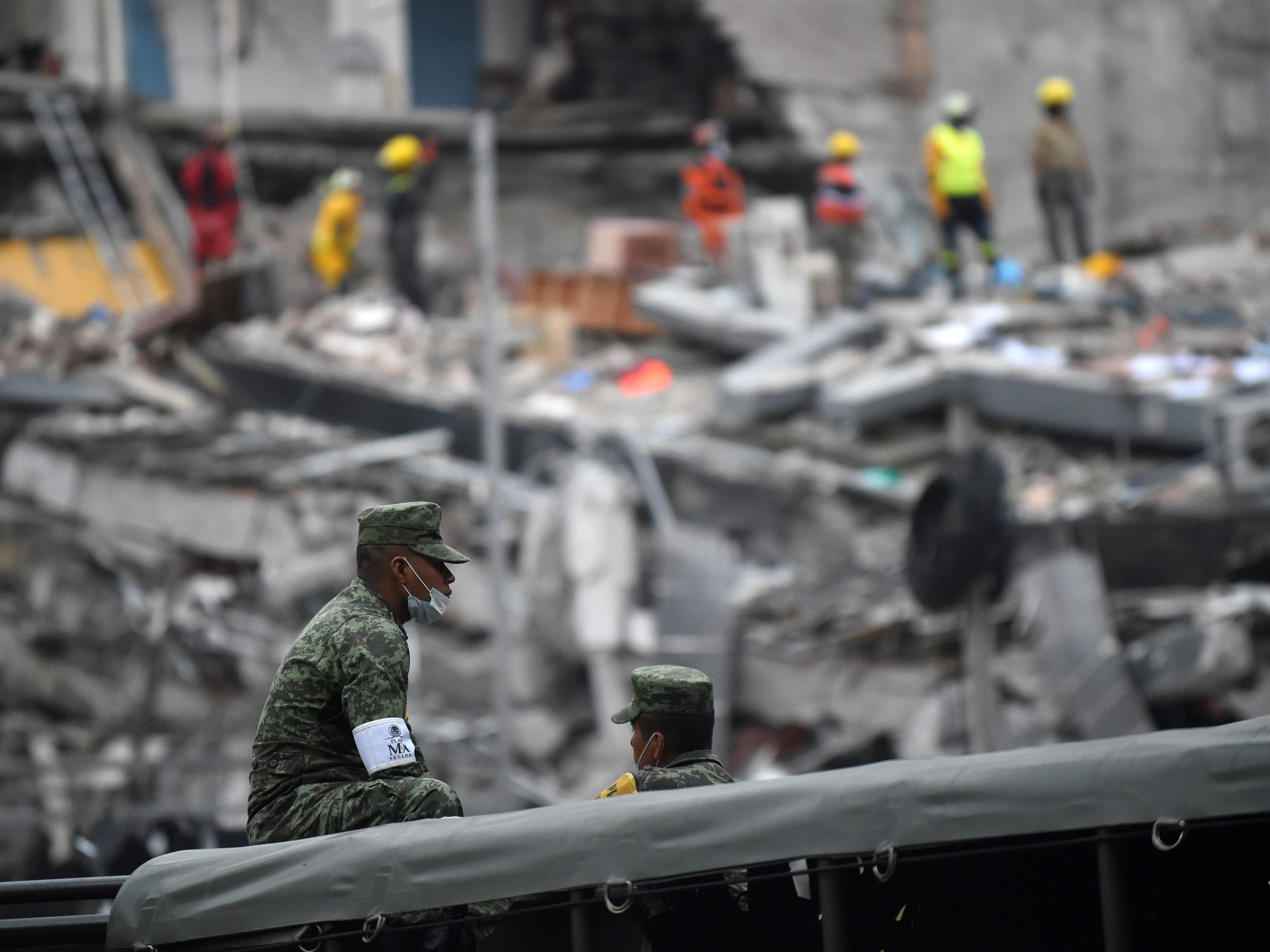 Mexico Combs Rubble For Survivors After Earthquake Kills More Than 200 ...