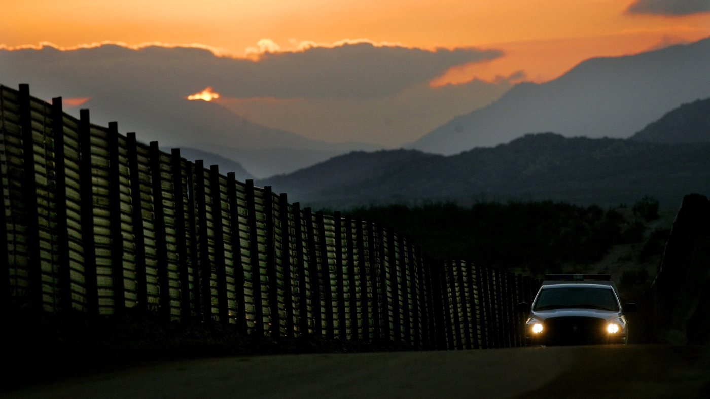 Prototypes For Donald Trump's Border Wall Begin Construction In San ...