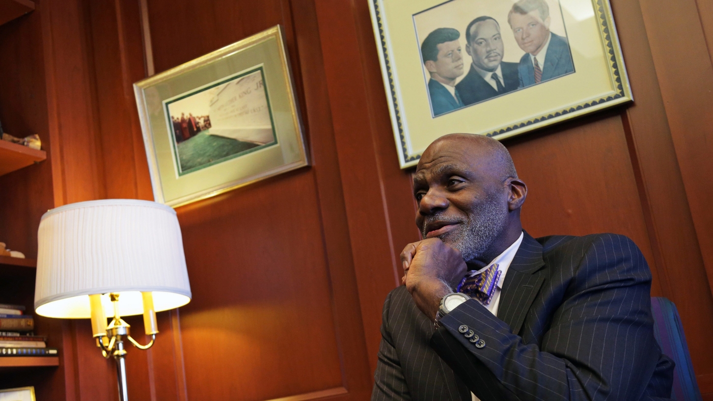 Not My Job: We Quiz Former Minnesota Viking Alan Page About Actual ...