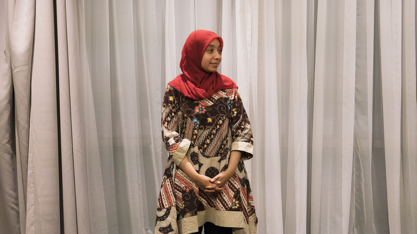 She Watched Bootleg Episodes Of Seinfeld, Now The Indonesian Comic ...