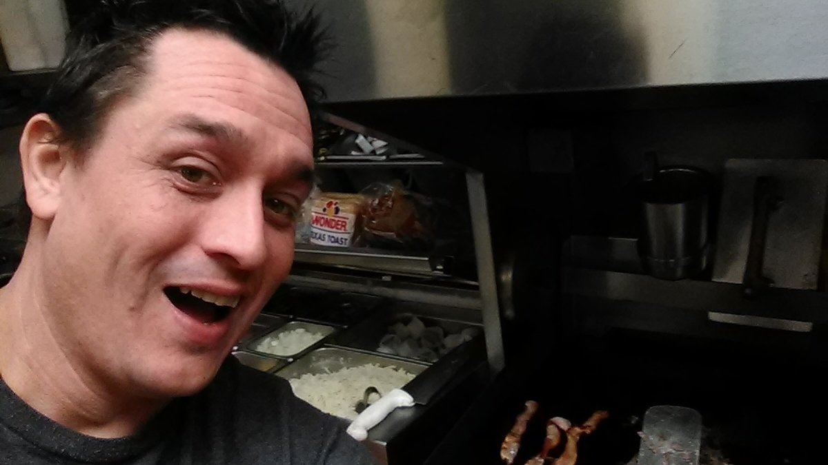 As S.C. Waffle House Worker Sleeps, Customer Mans The Grill : The Two ...