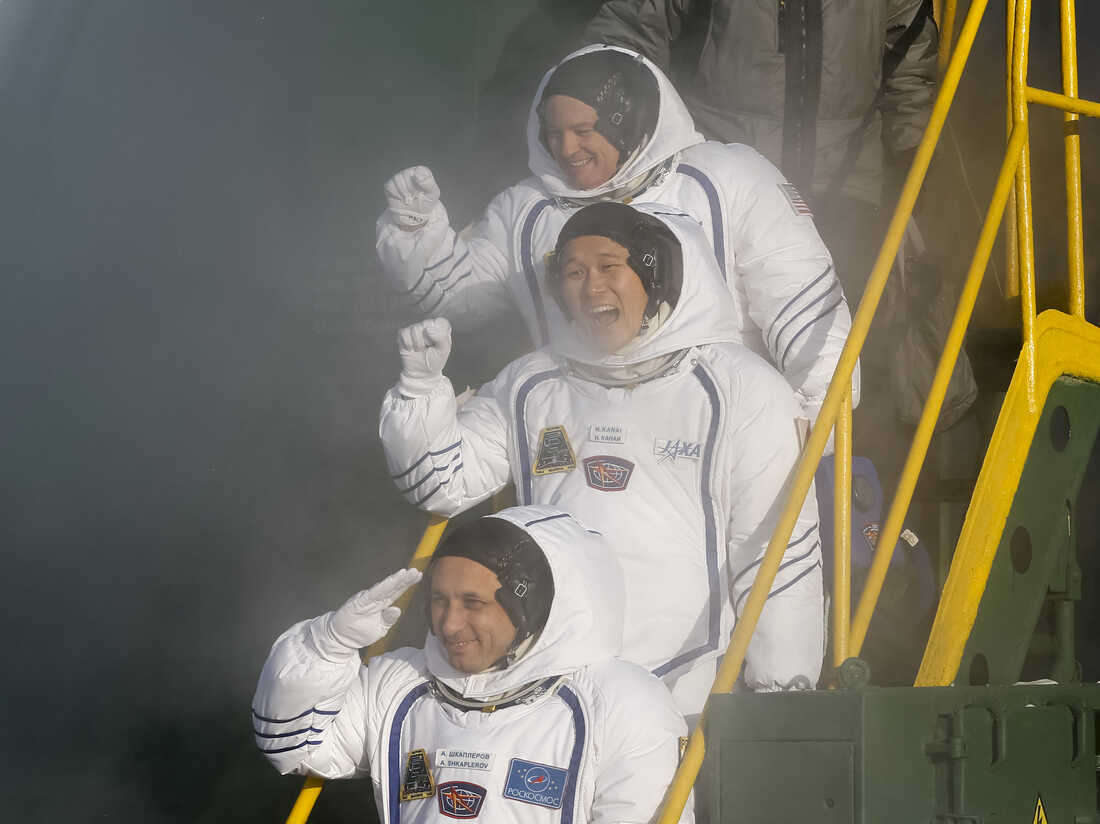 Astronaut Trio Heads For Space Station To Continue Scientific Research ...