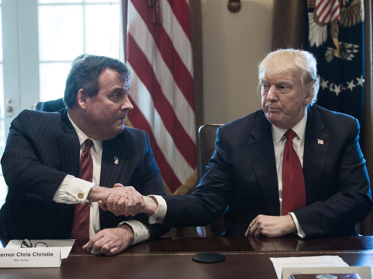 Chris Christie Leaves Office After Losing Favor Over Bridgegate, Trump ...