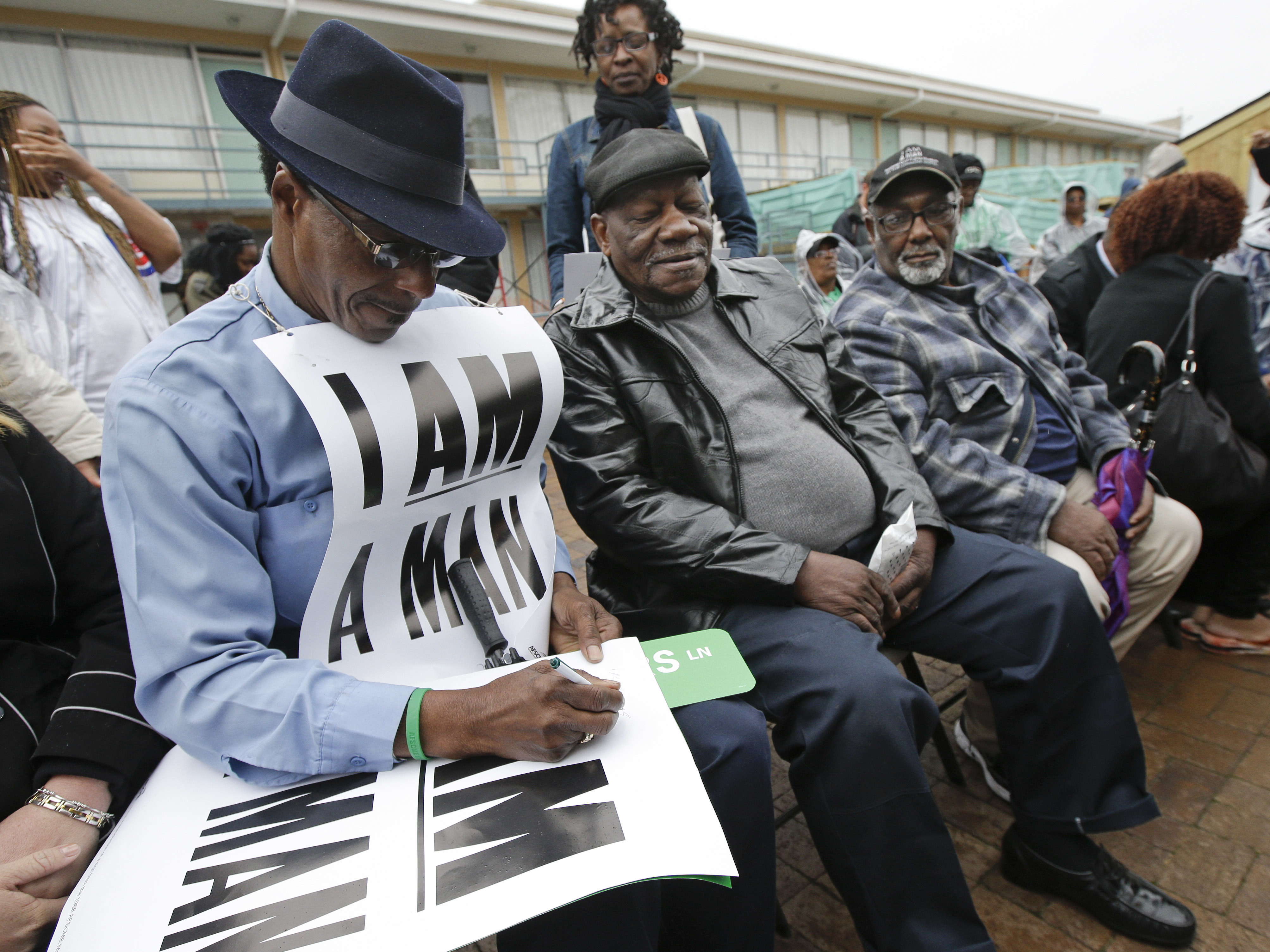 NAACP Honors Memphis Sanitation Workers Who Went On Strike In 1968 ...