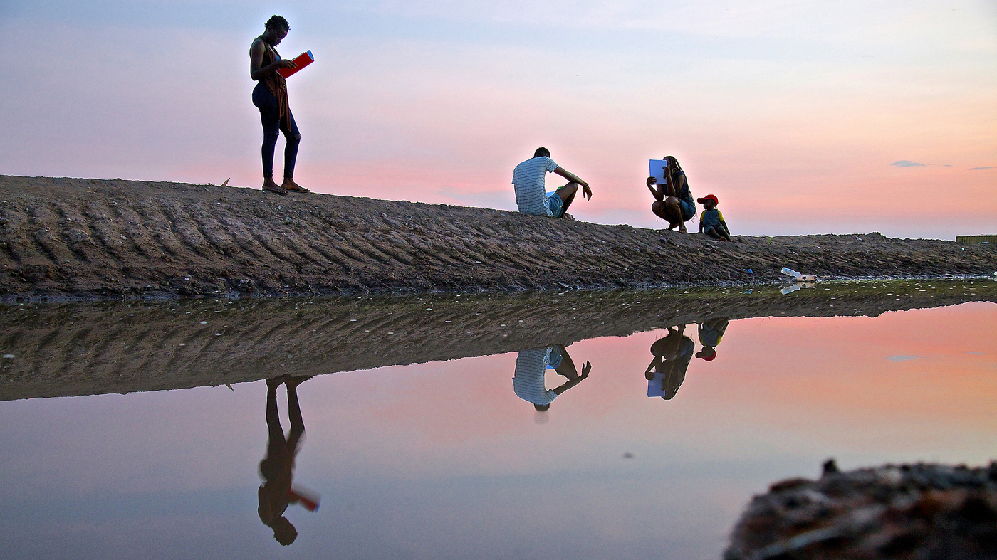 Stunning Photos In African Biennale Offer New Visions Of What Africa ...