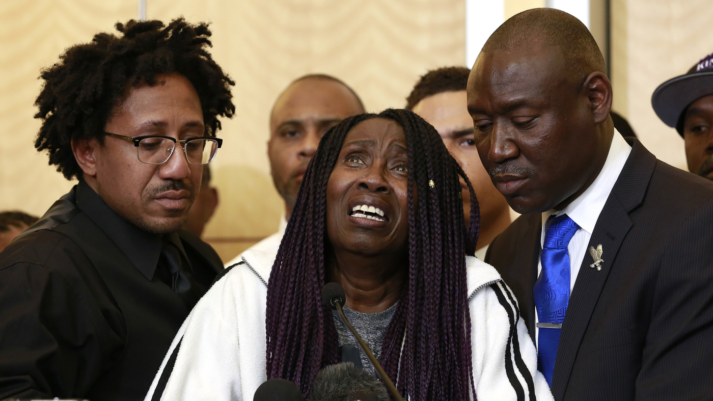 Stephon Clark's Family Urges Criminal Charges Against Police Who Shot ...