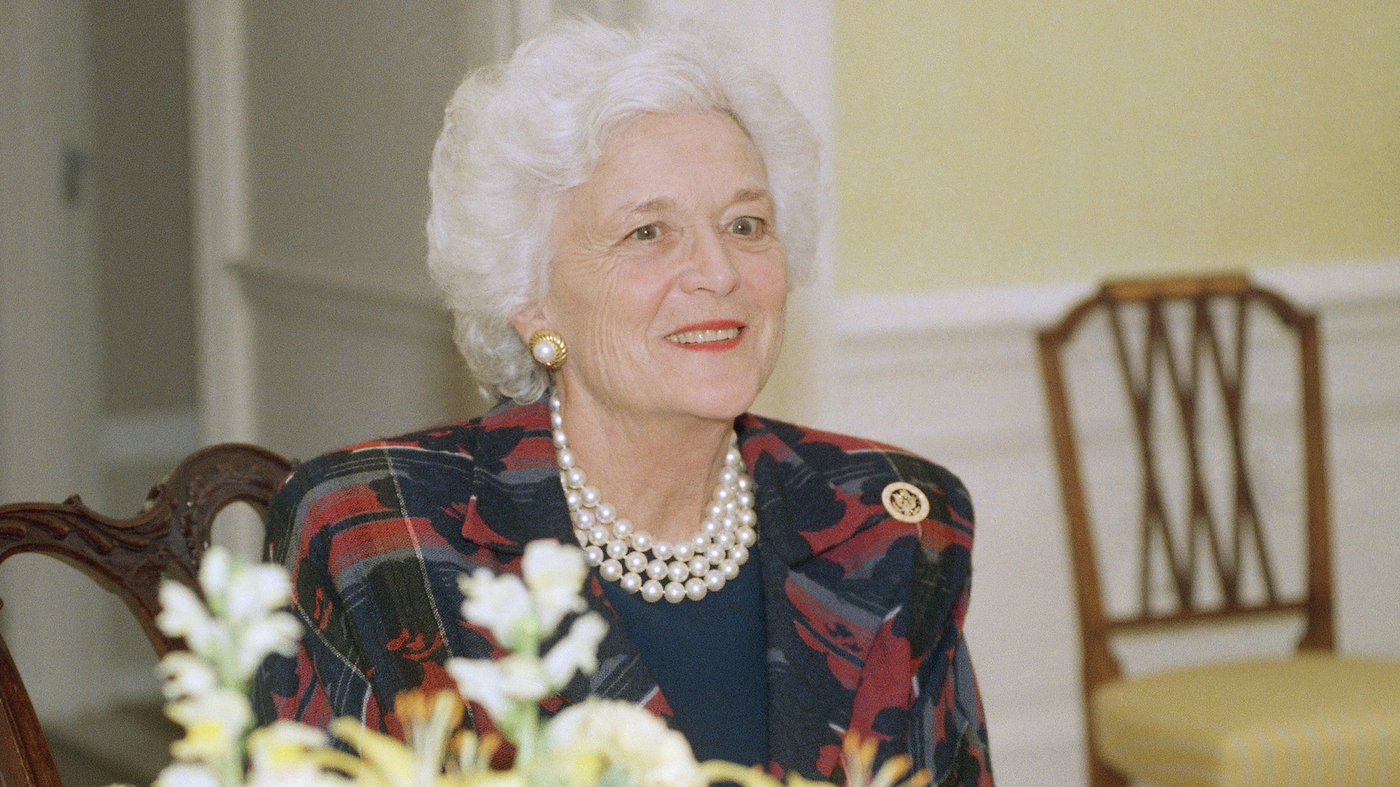 Barbara Bush On Meeting George, Motherhood And Her Signature Fake ...